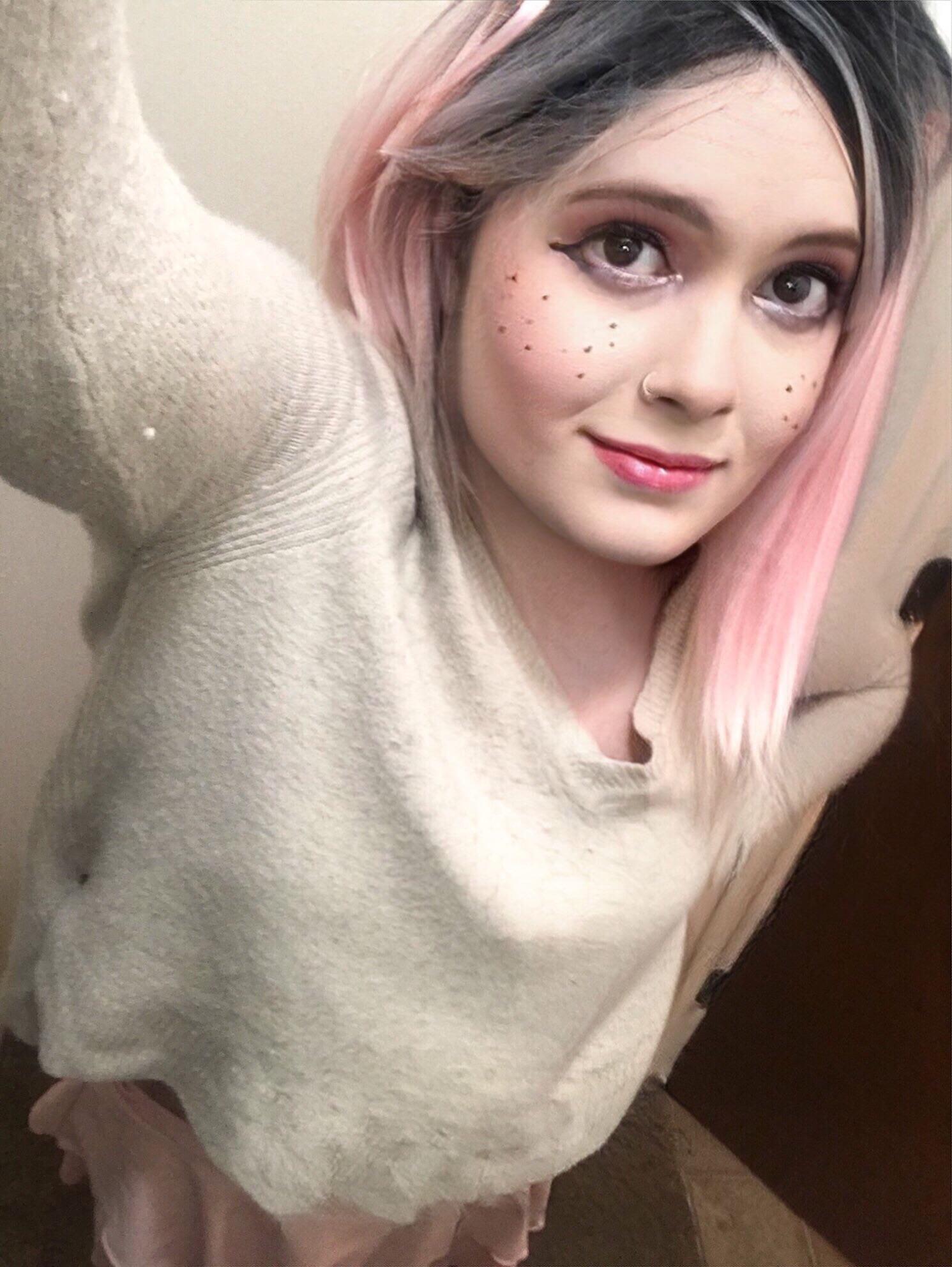 Come give me cuddles | Scrolller