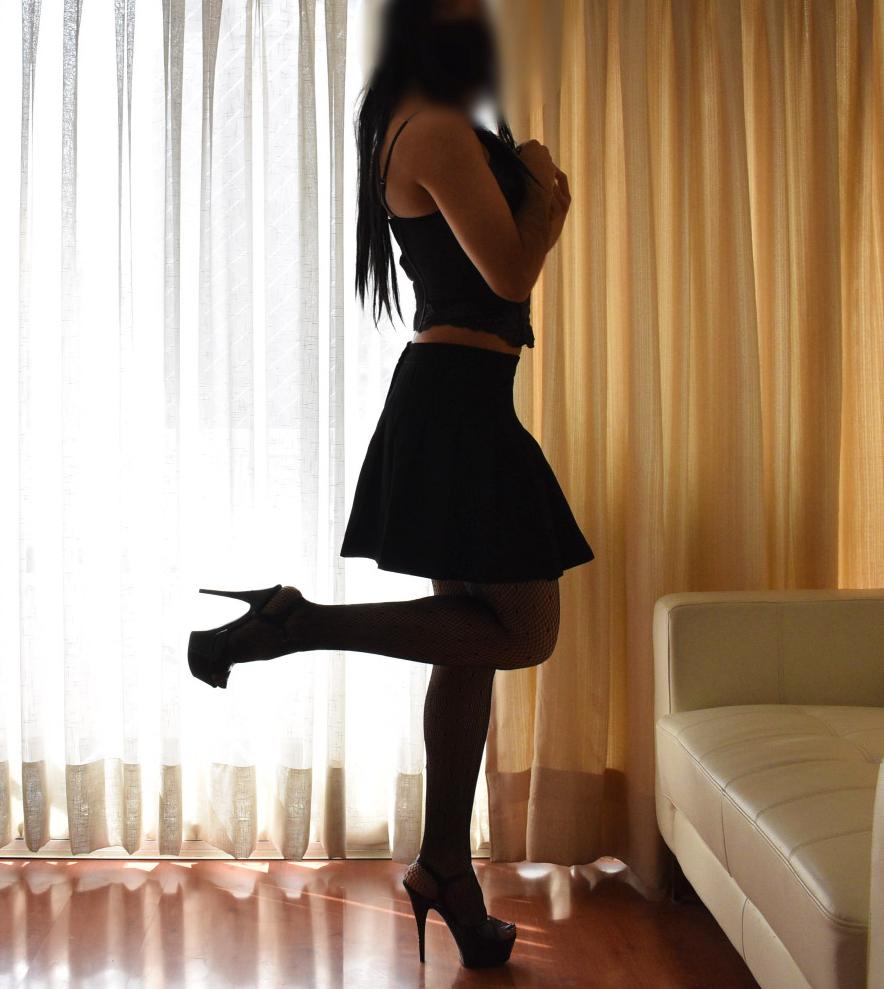 Come here, let me trap you ;) | Scrolller