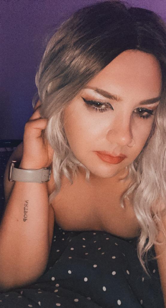 Come join me in bed daddy 🌼💕 | Scrolller