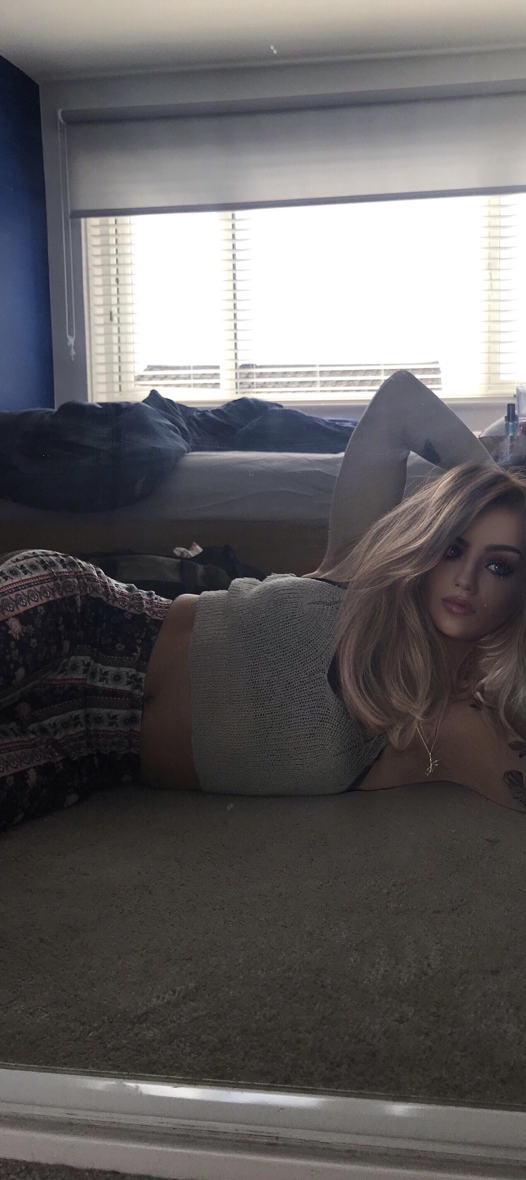 Come lie down with me | Scrolller