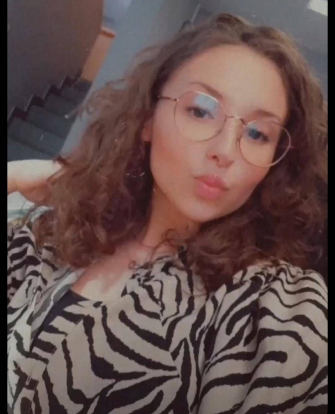 Come on profil if u wanna make me a favor hihi | Scrolller