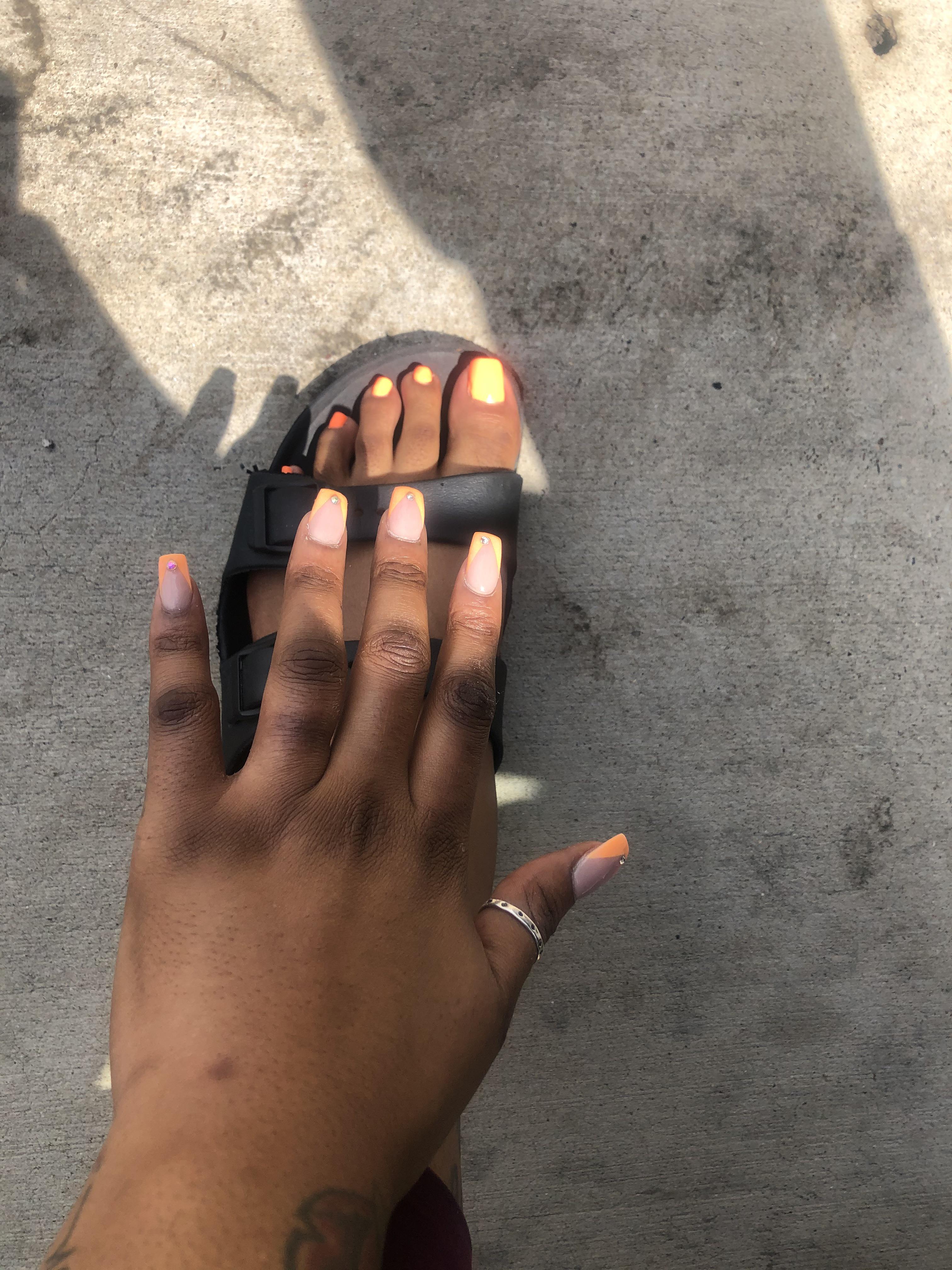 Come rub my soft feet | Scrolller