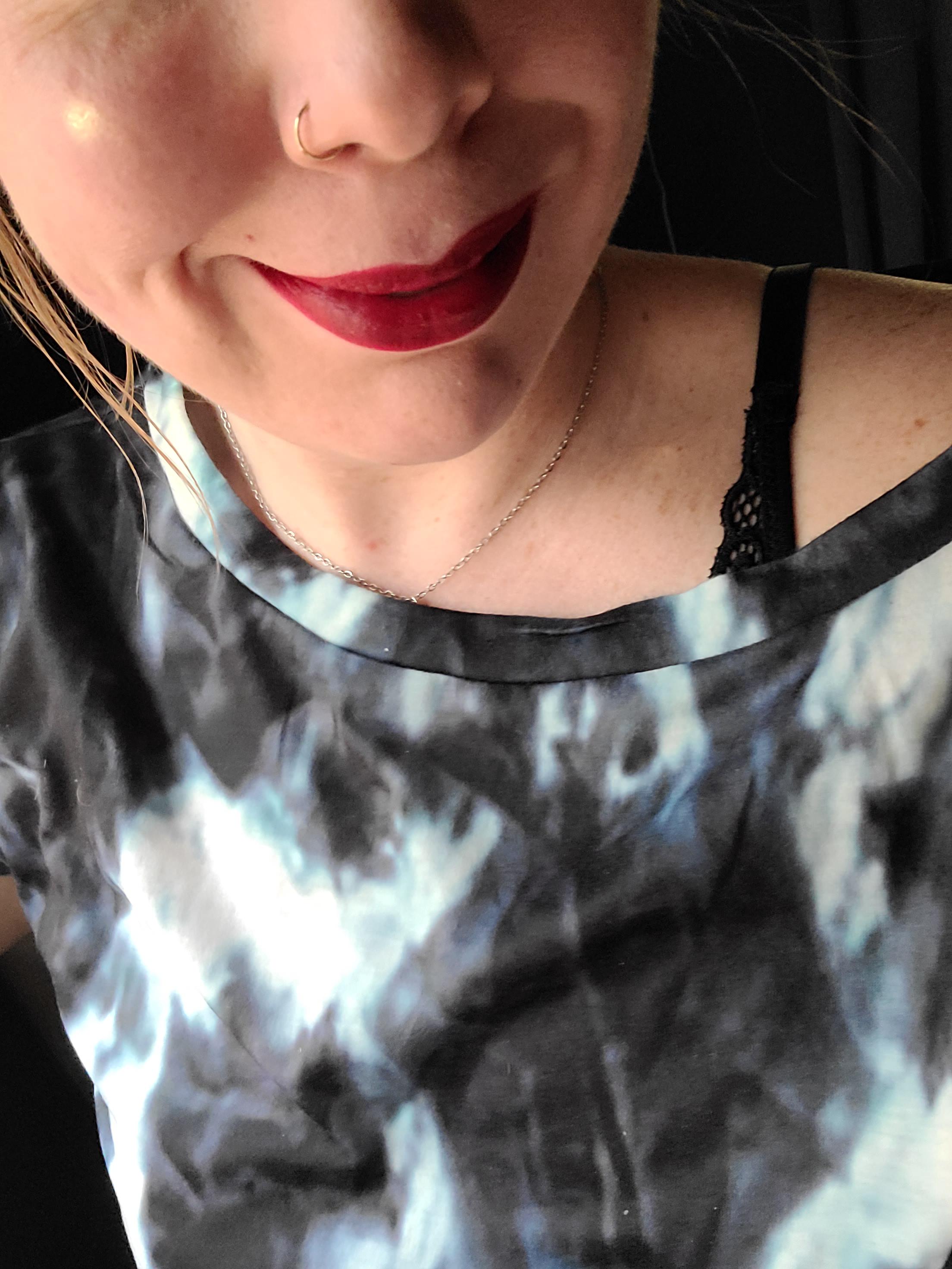 Come smudge my lipstick 😏 | Scrolller