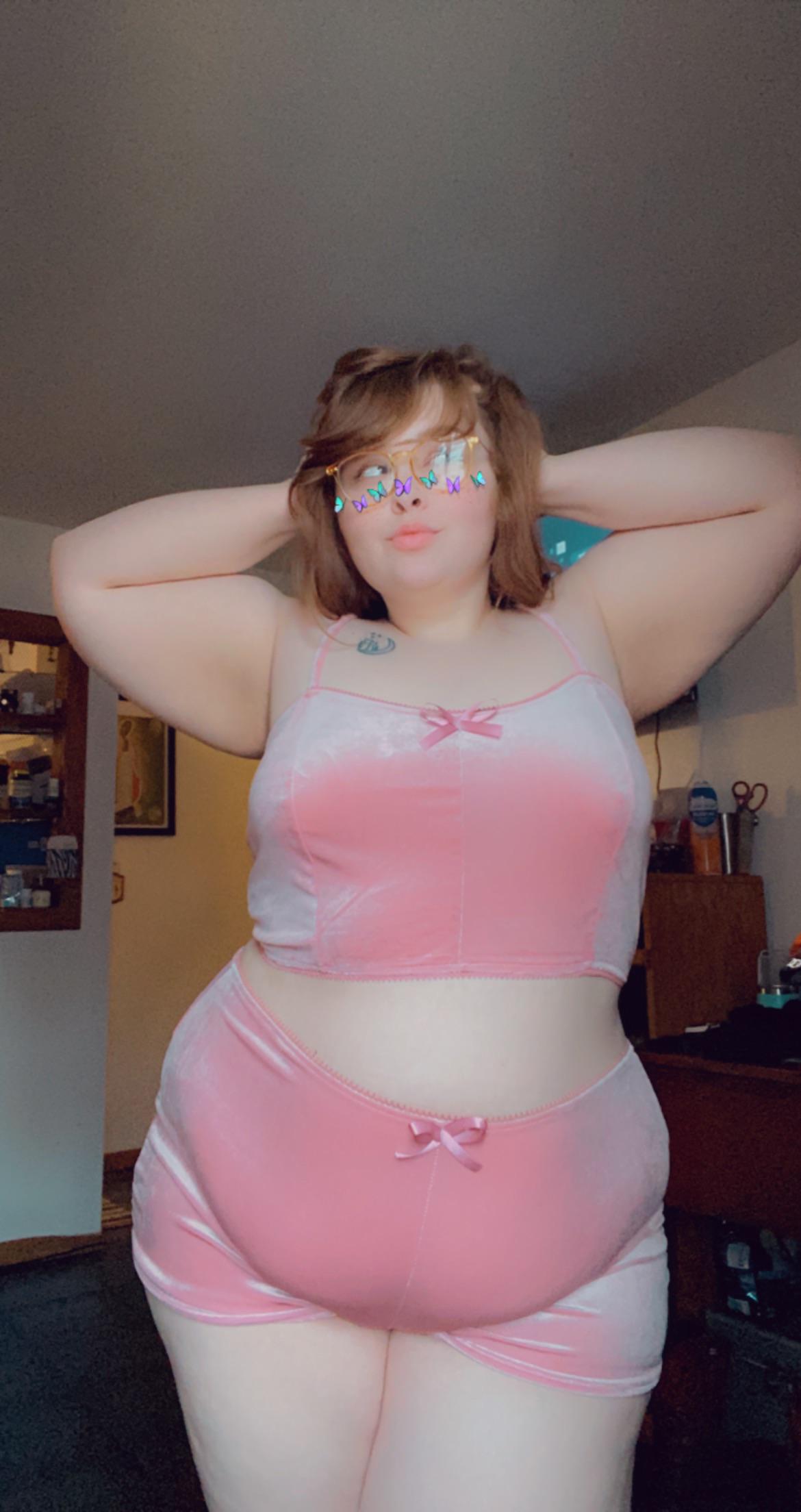 Come tease my cute fat belly 🤤🥵🥰 | Scrolller