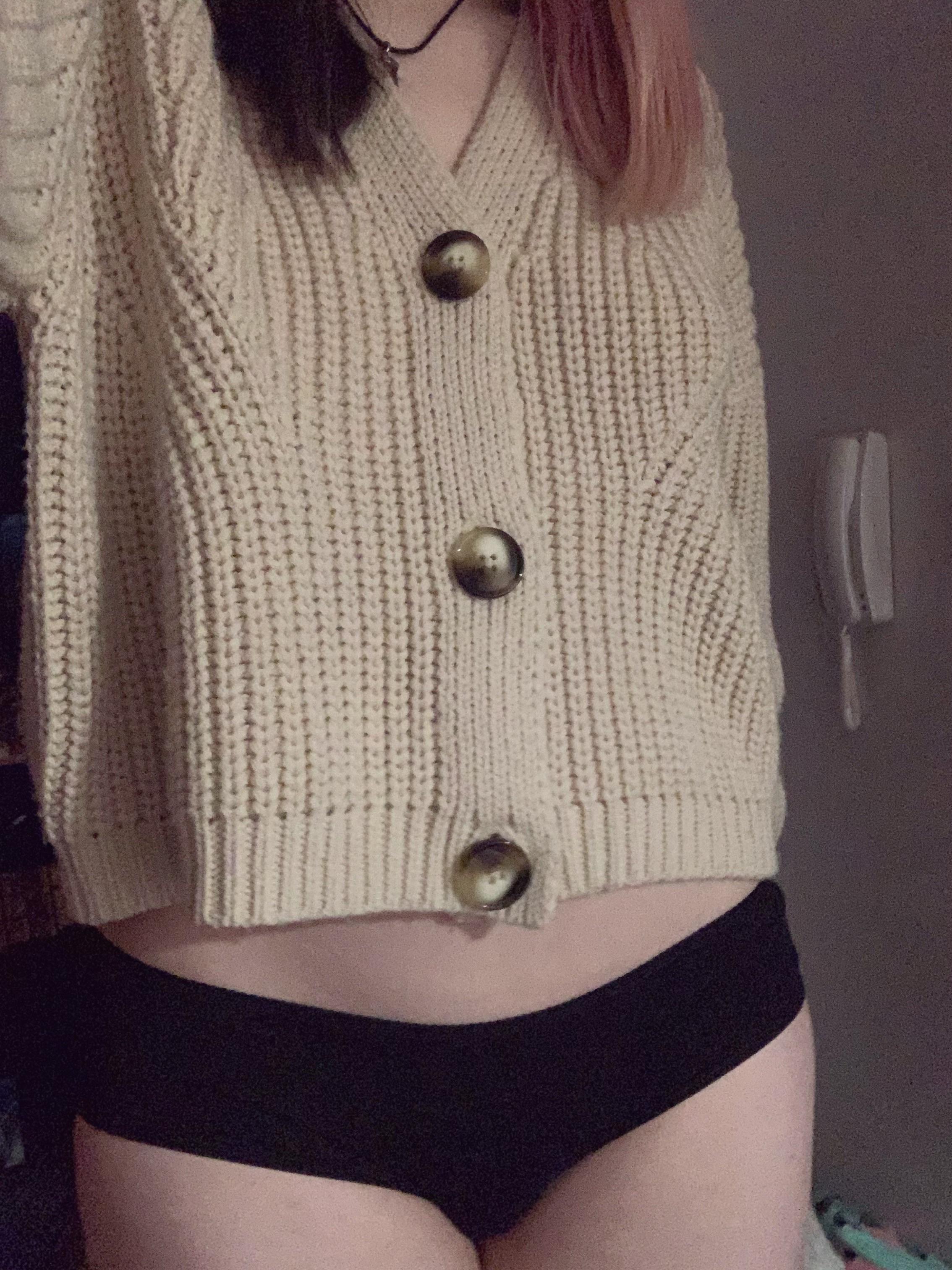 Comfy and cute 😊💕 | Scrolller