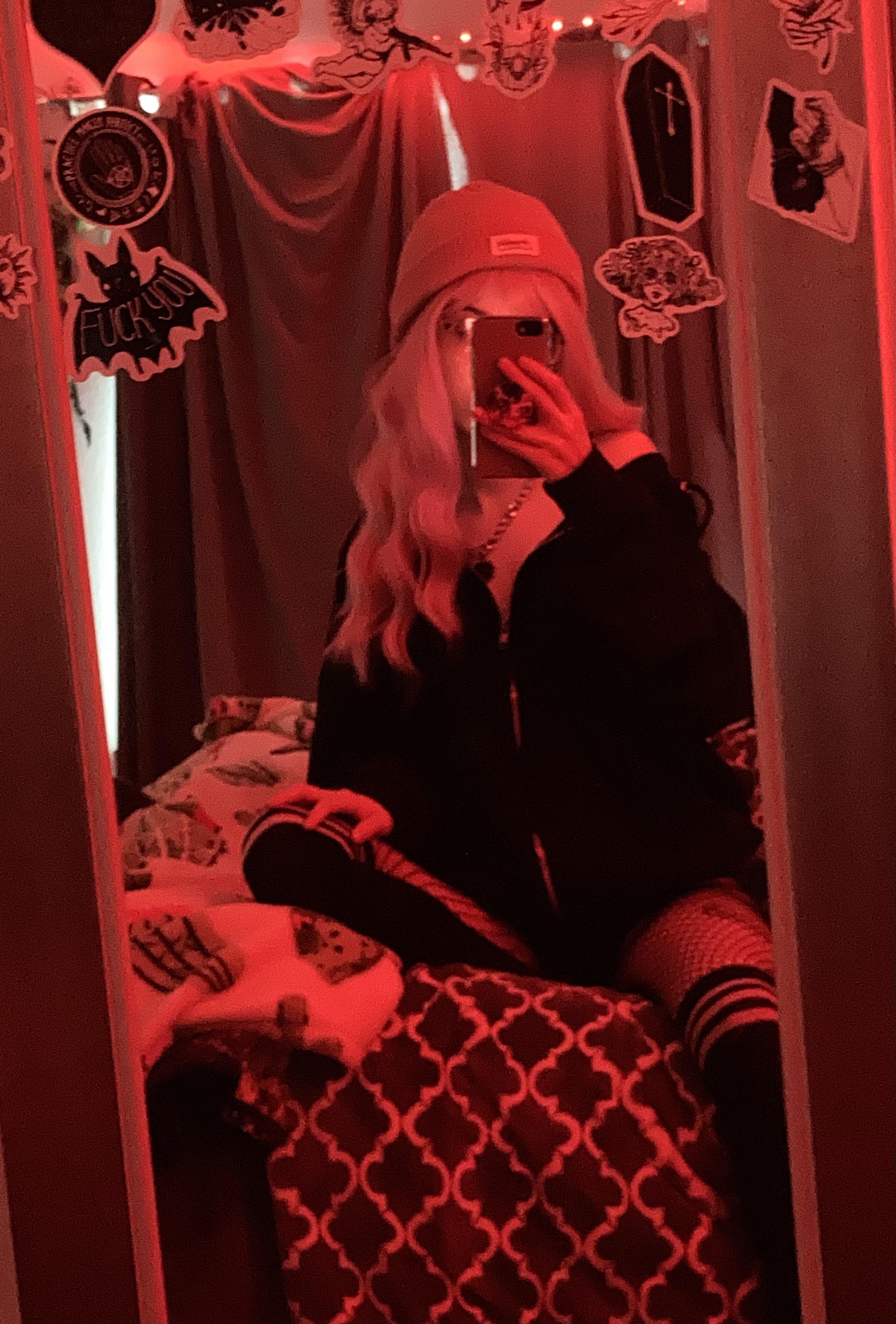 Happy Friday (over 18) | Scrolller