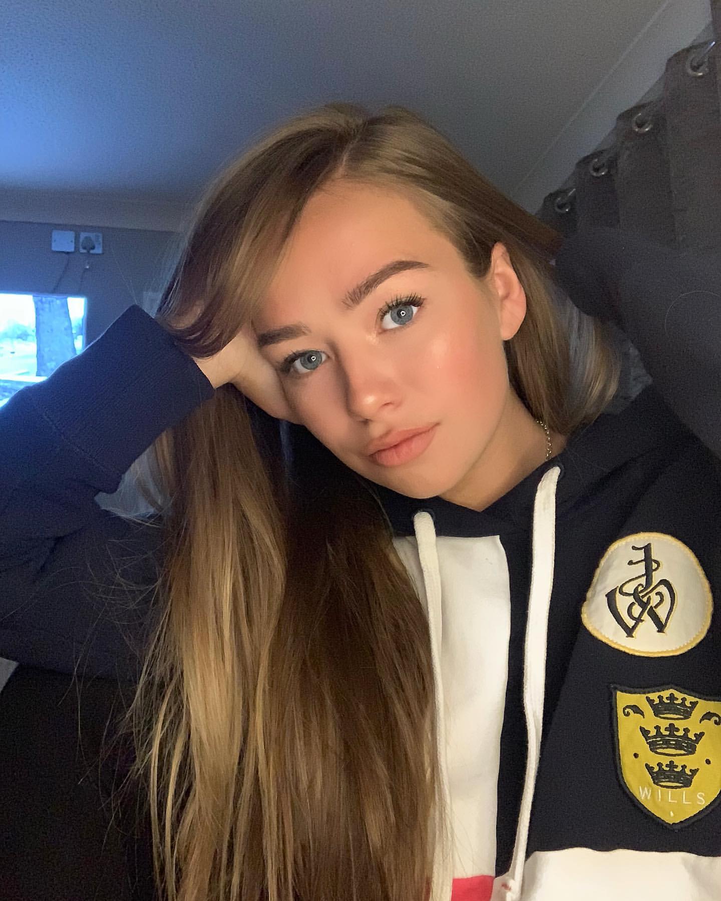 Connie (442_573) | Scrolller