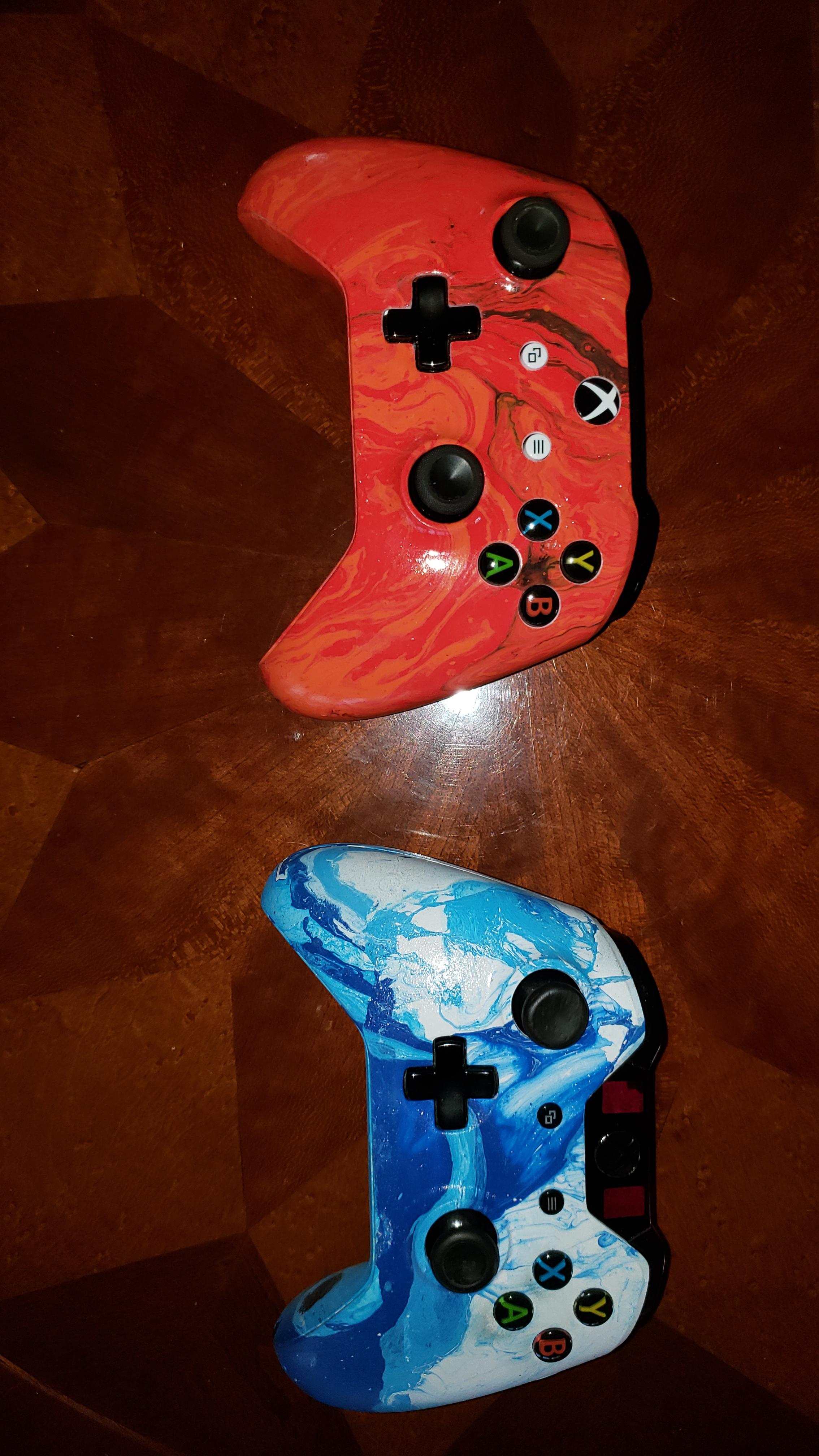 Contrasting colors for my xbox controllers | Scrolller