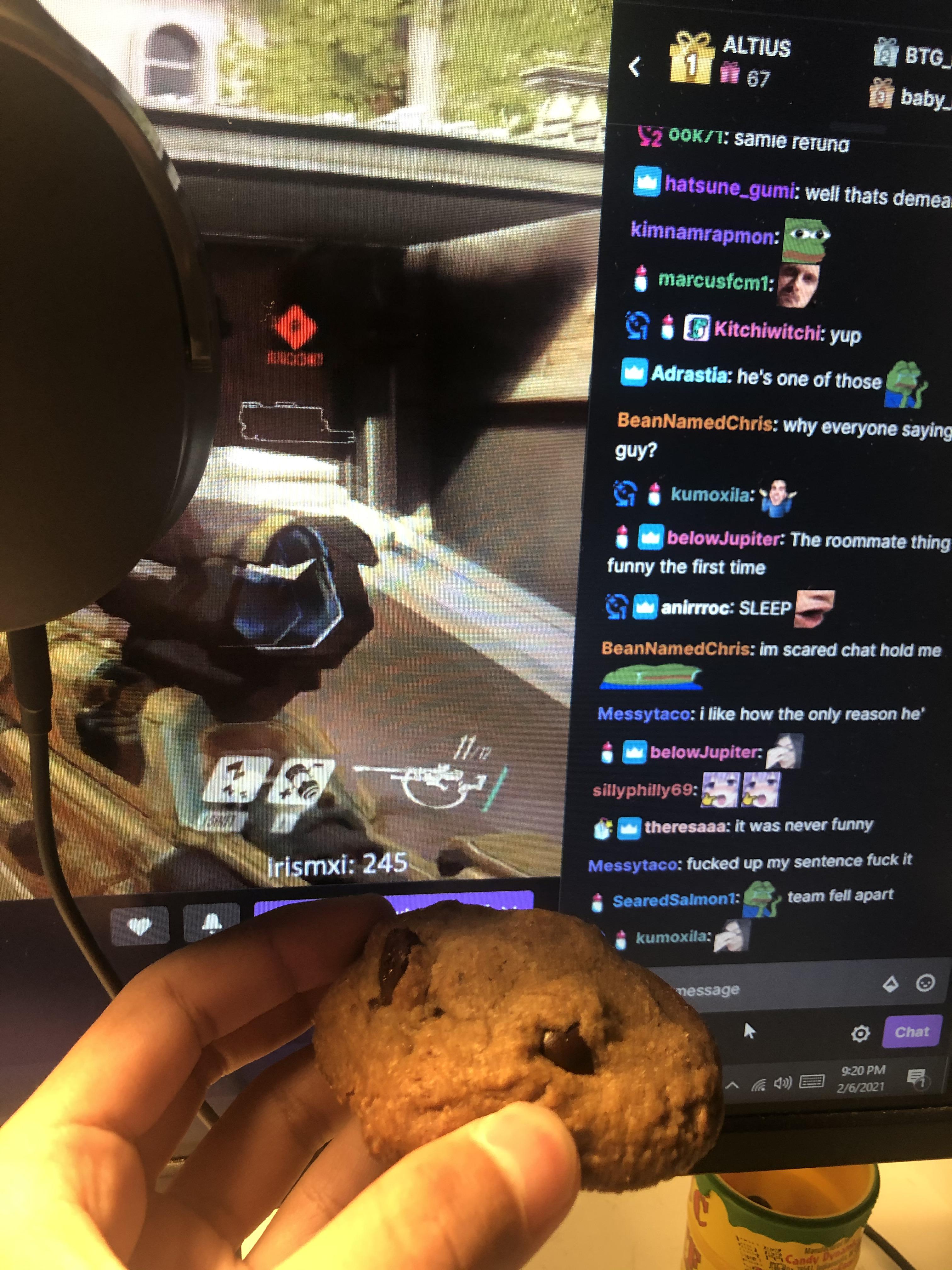 cookies with chat | Scrolller
