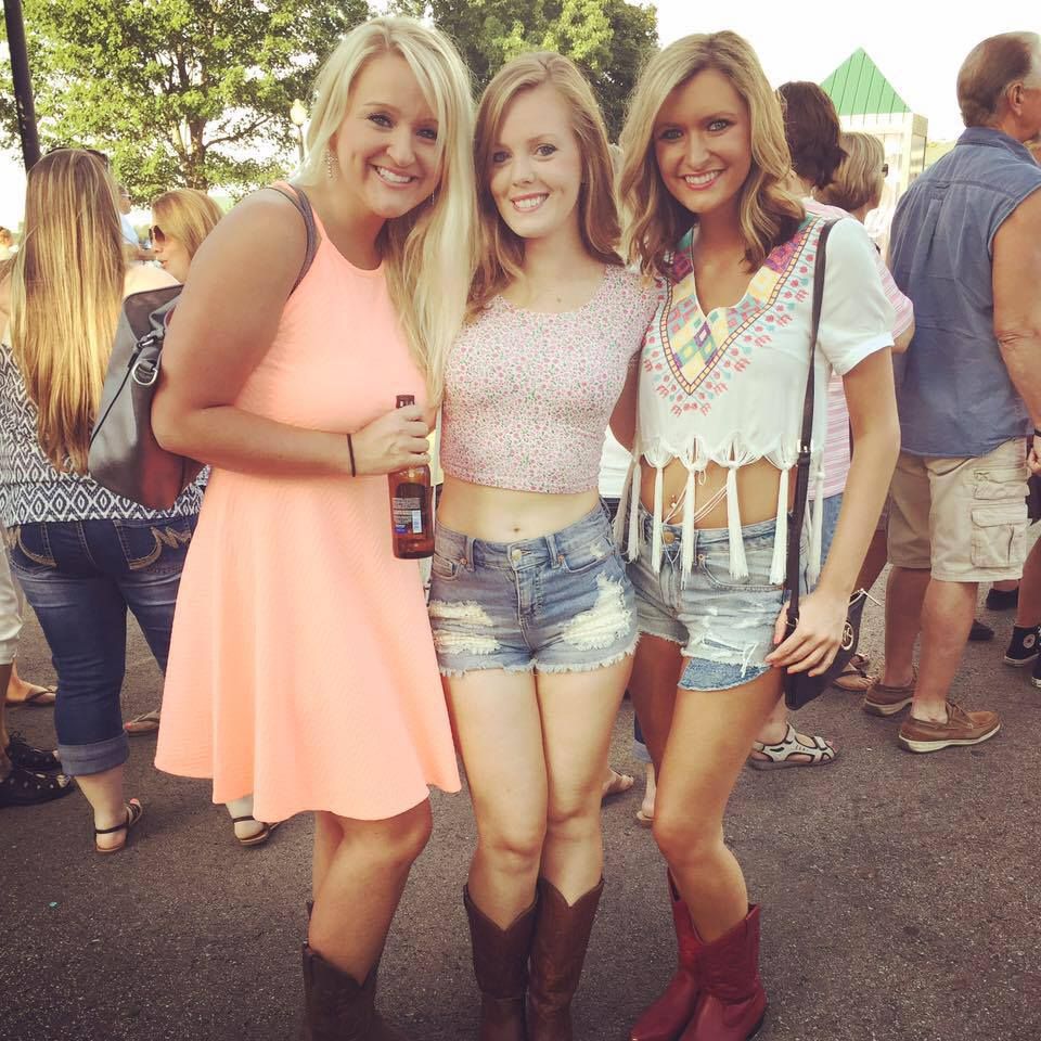 Country Girls Scrolller