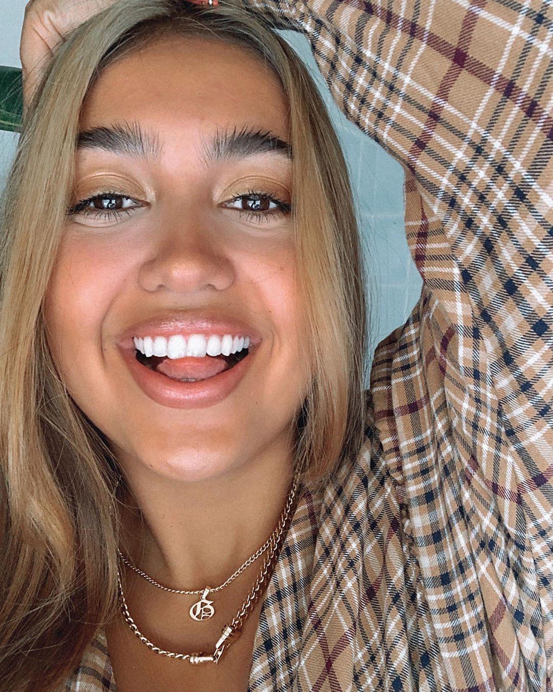 Cover me Daddy | Scrolller