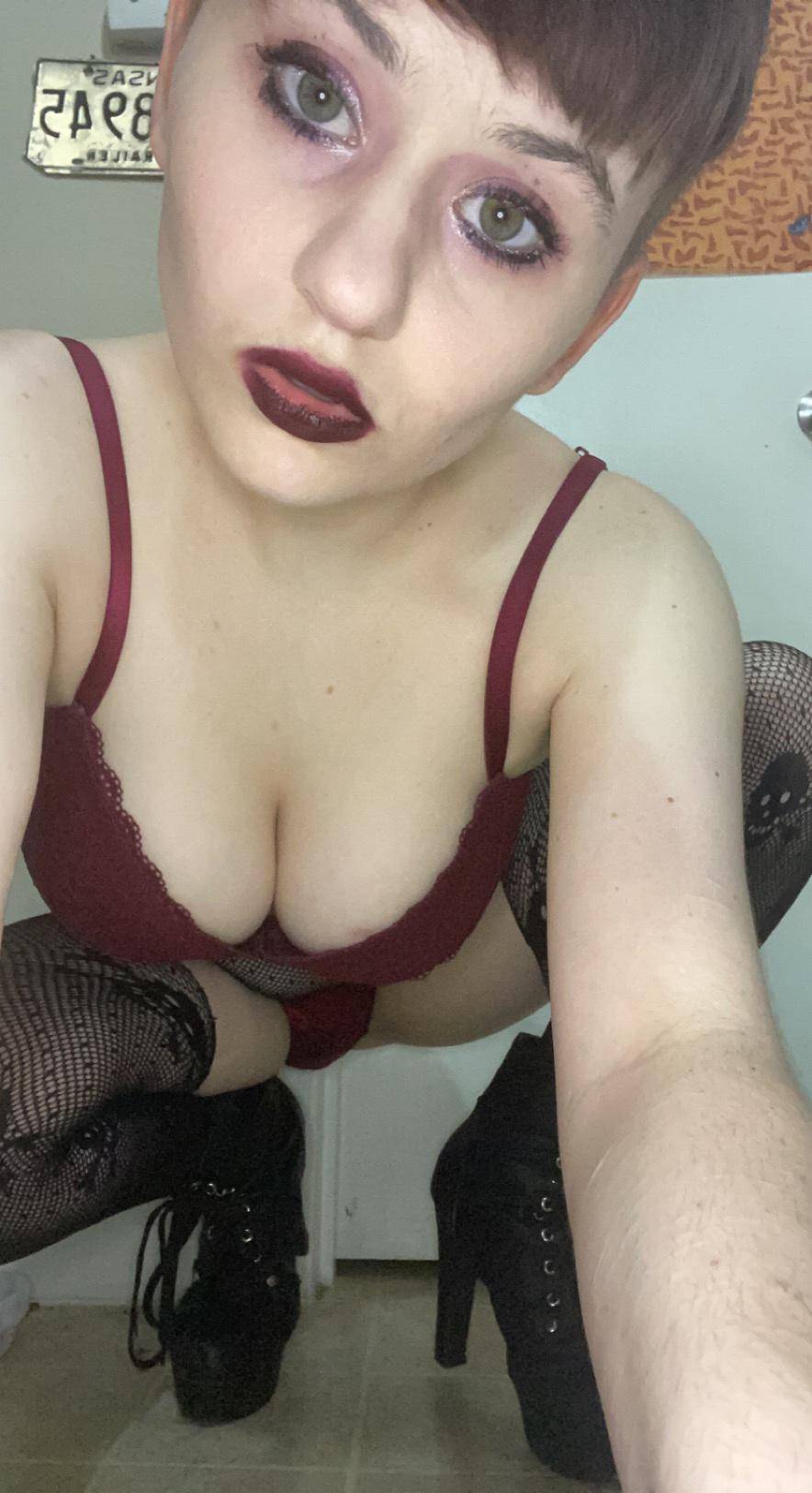 Crawling to you | Scrolller