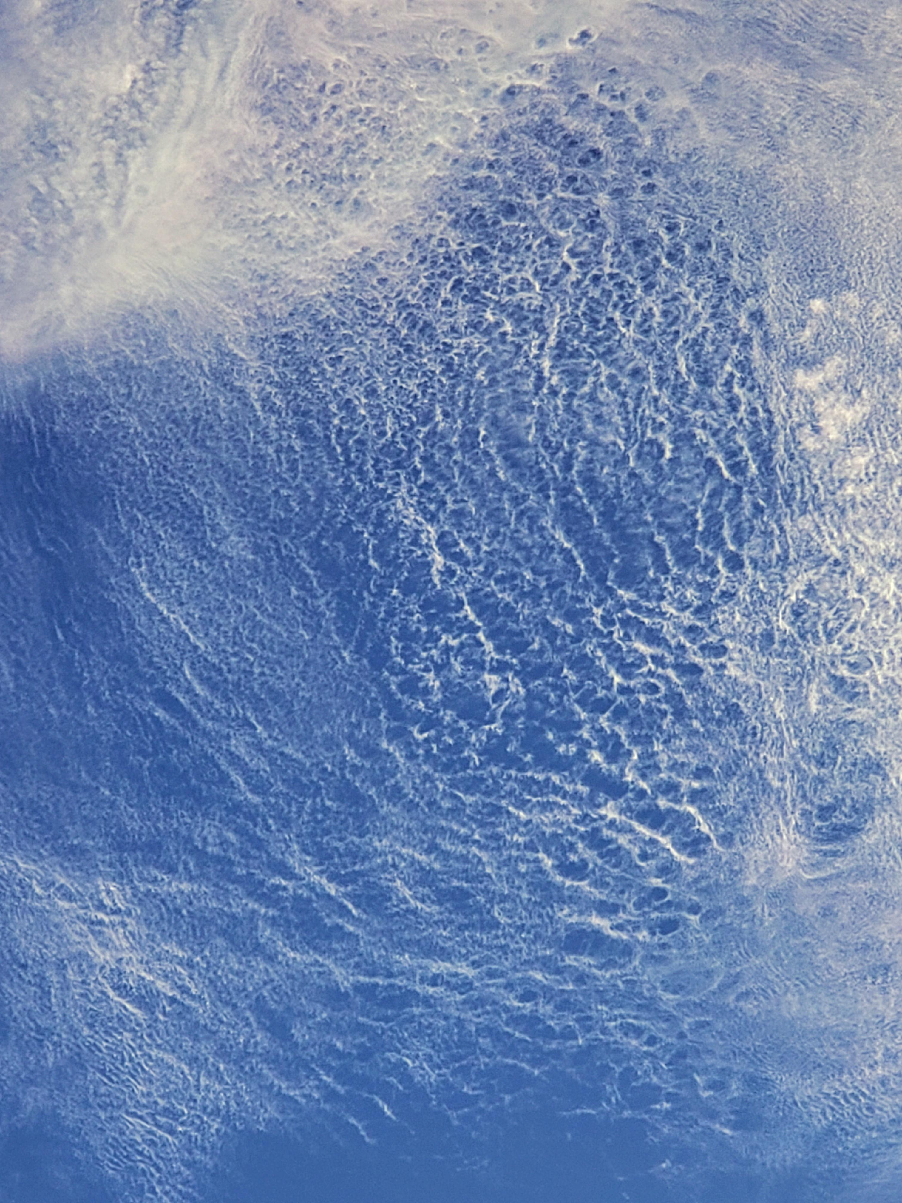 Crazy high-level lacunosus clouds | Scrolller