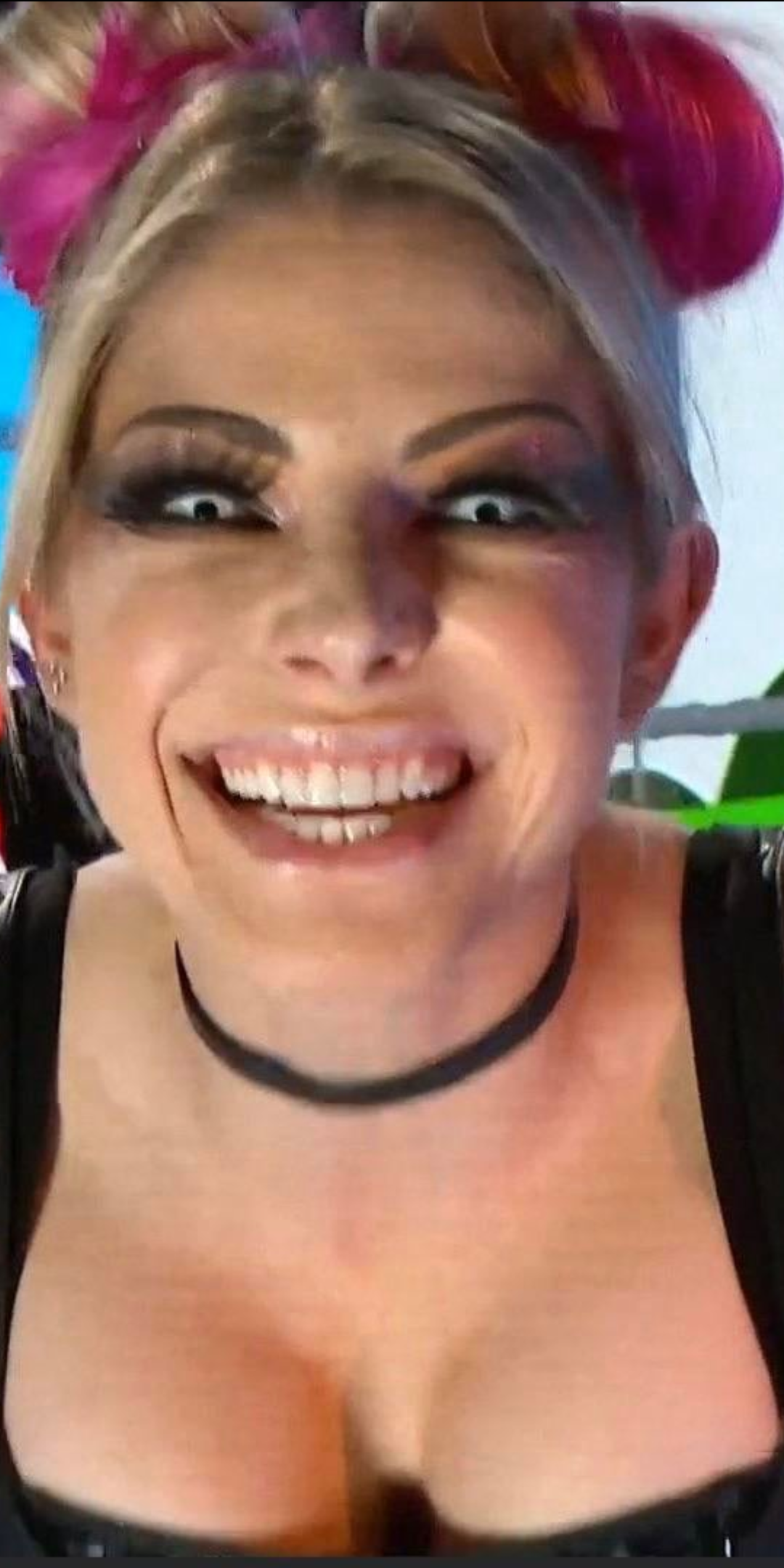 Crazy with cleavage | Scrolller