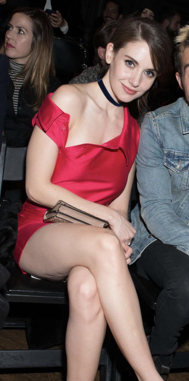 Crossed legs | Scrolller