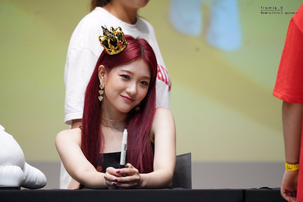 Crowned Seoyeon | Scrolller