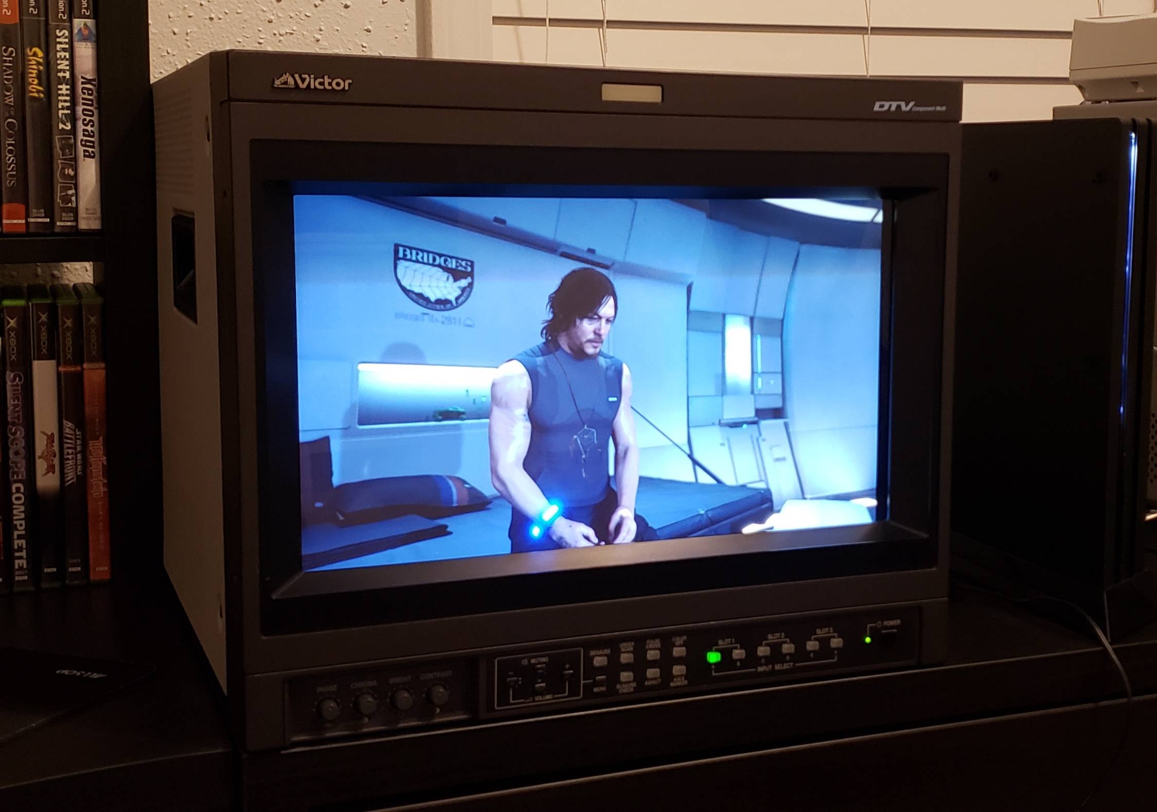 CRT Stranding | Scrolller