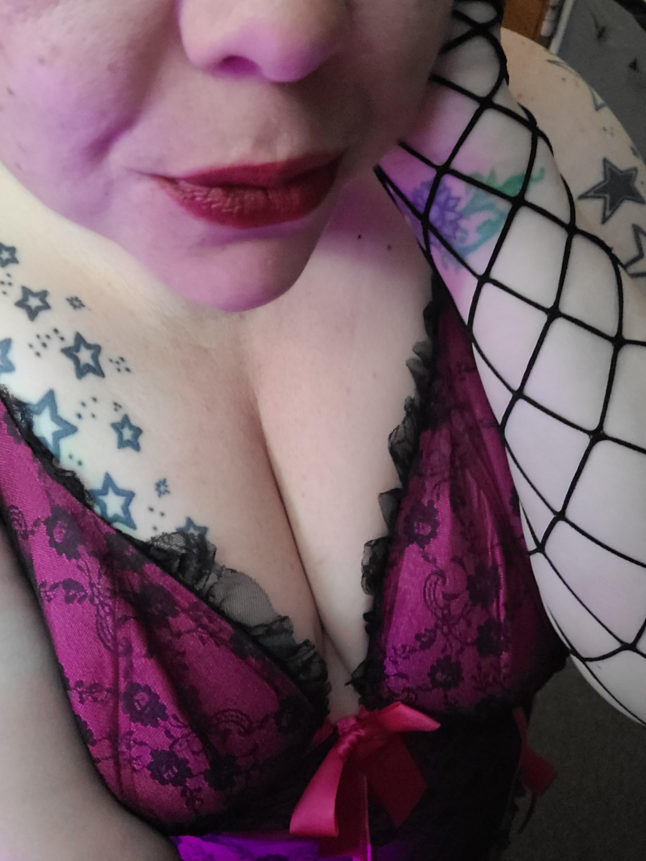 Cuddles please | Scrolller