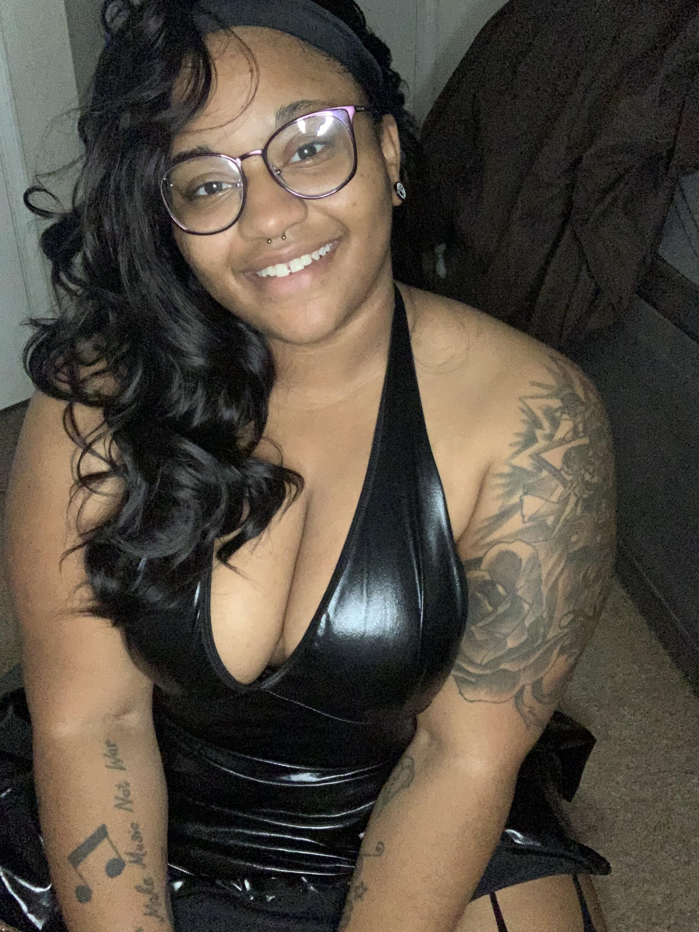 Cum meet your new fav fluffy ebony Goddess 💦 daily posts💦 no ppv💦 masturbation💦 nudes💦Lewdz💦 ...