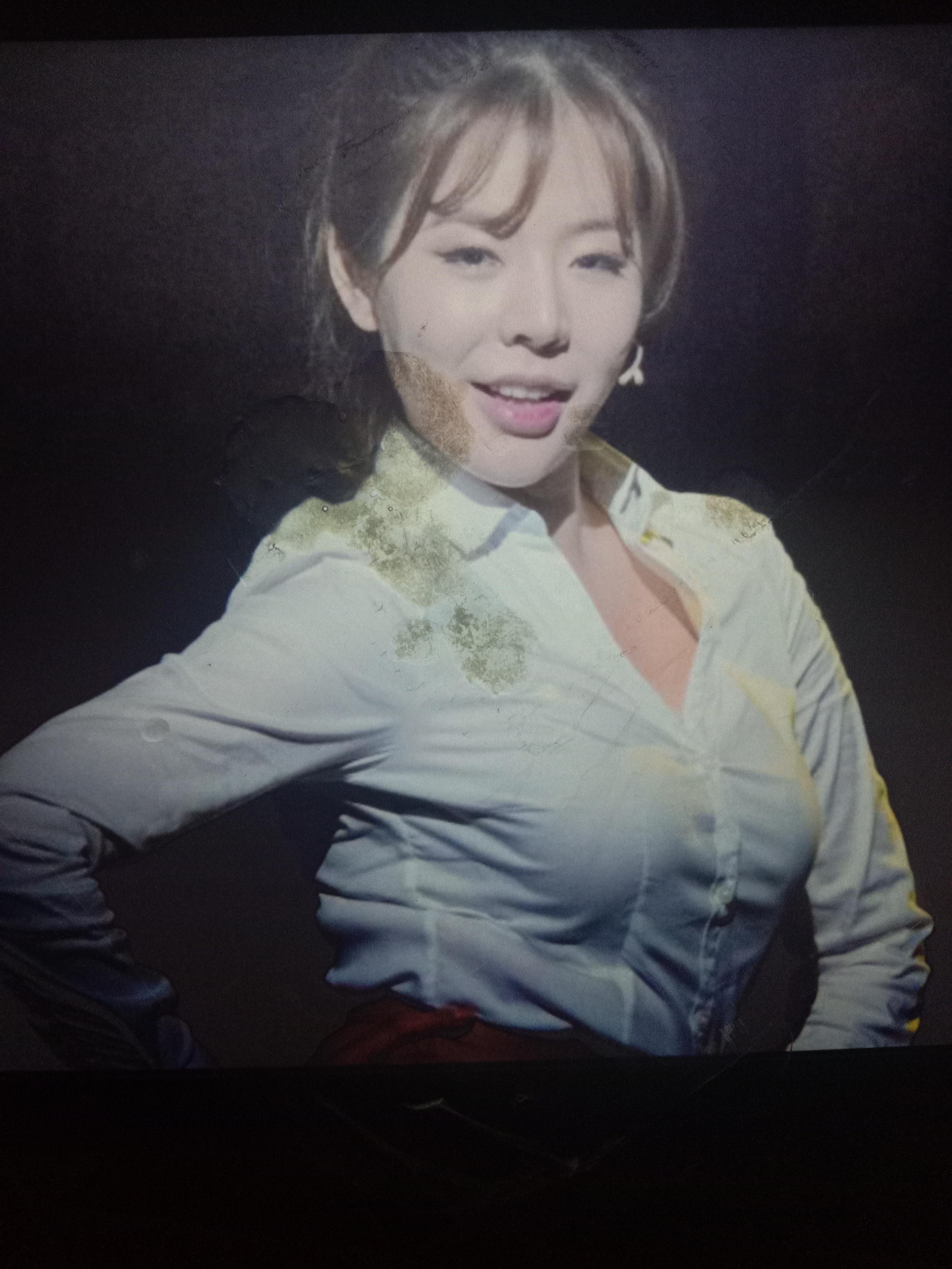 Cum on her tits : Sunny | Scrolller