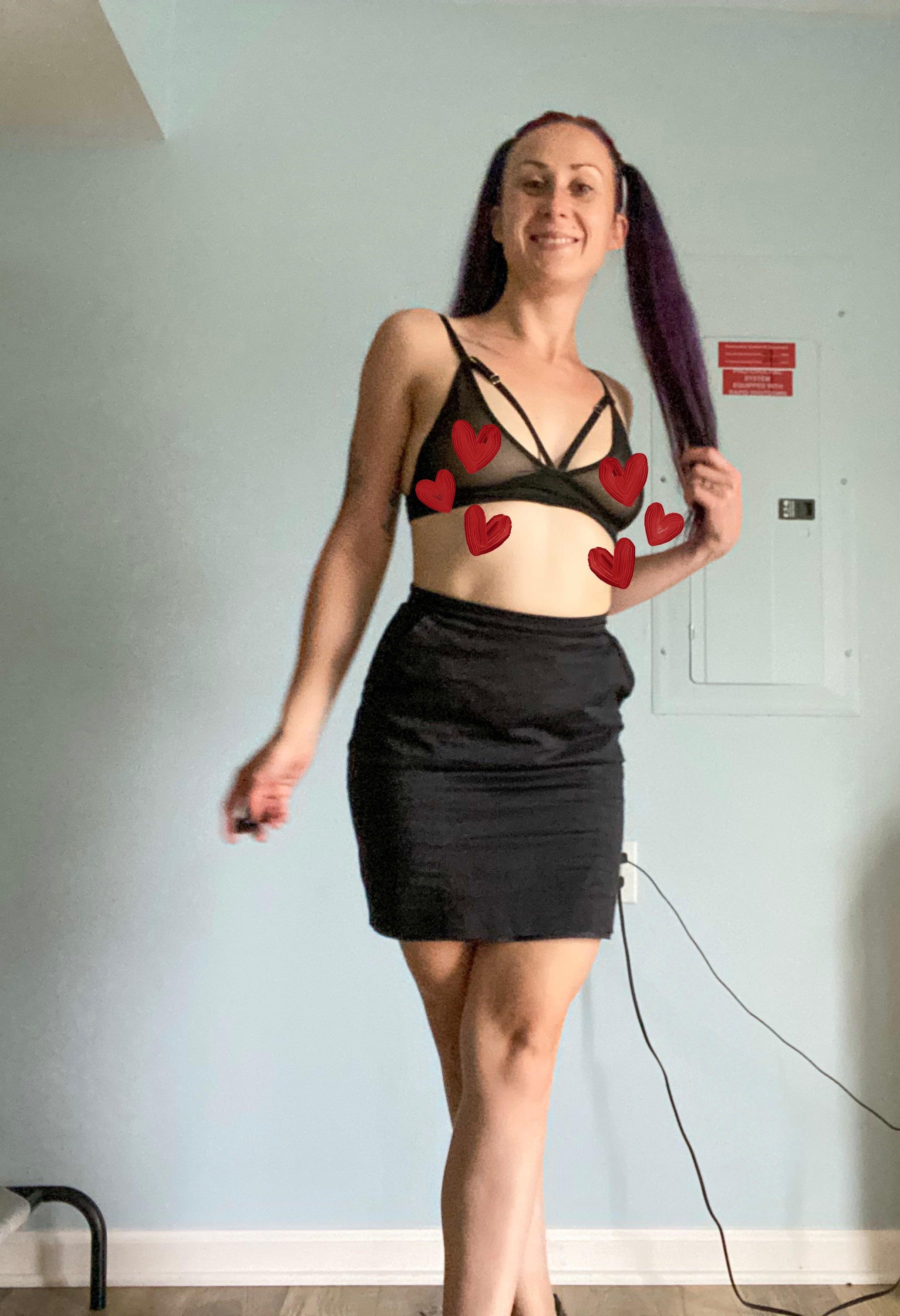 Cum say hello 😉😈 | Scrolller