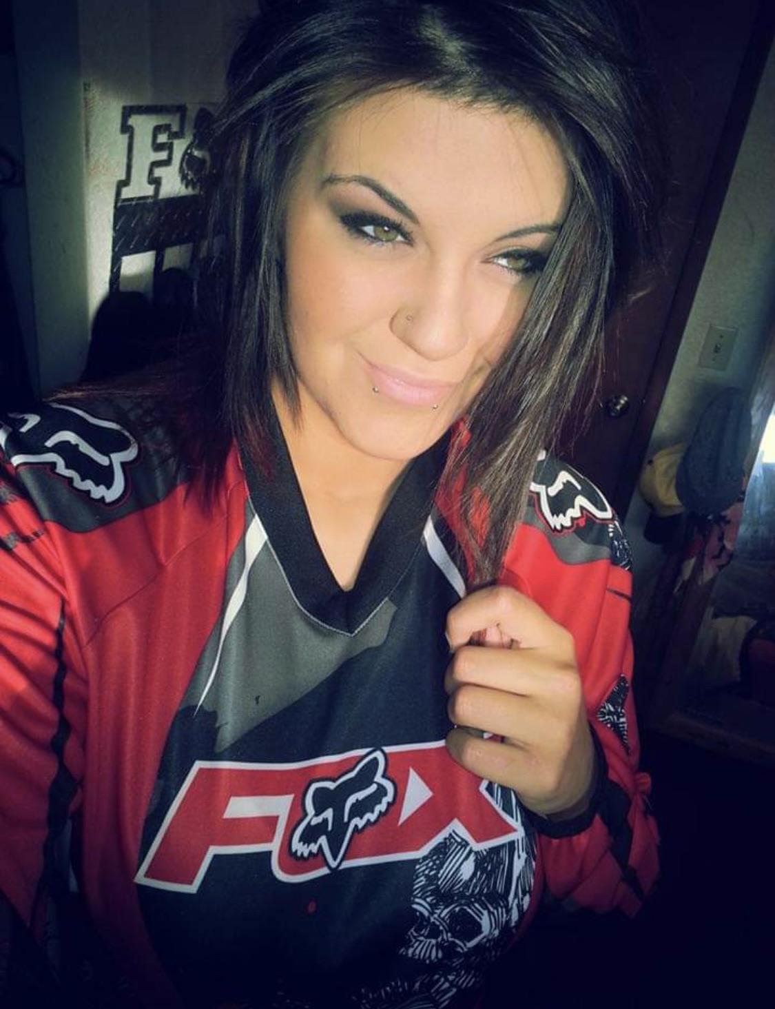 Cum undress me , been racing all weekend 💋💋💋 | Scrolller