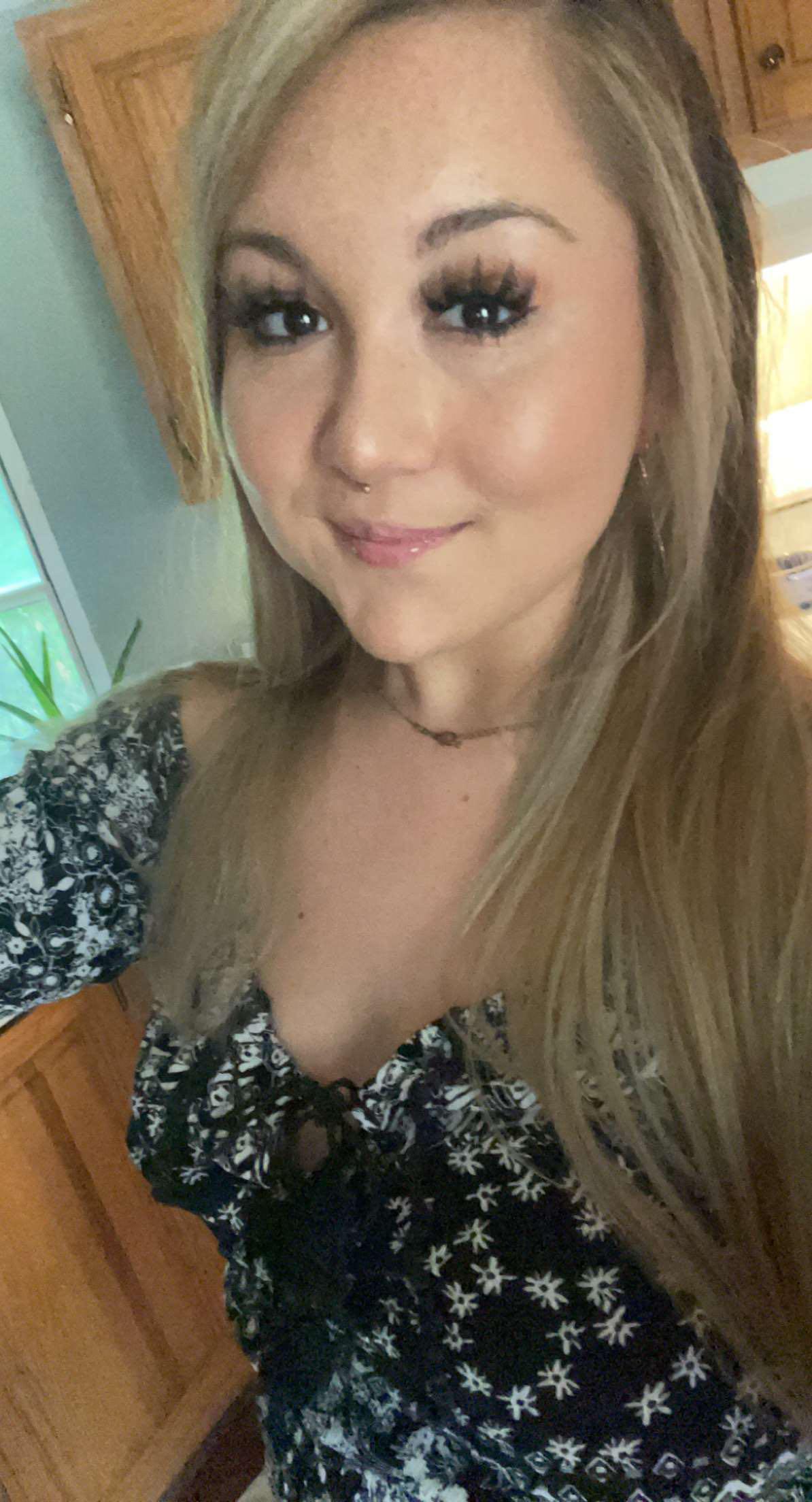 Curious .. (f23) | Scrolller