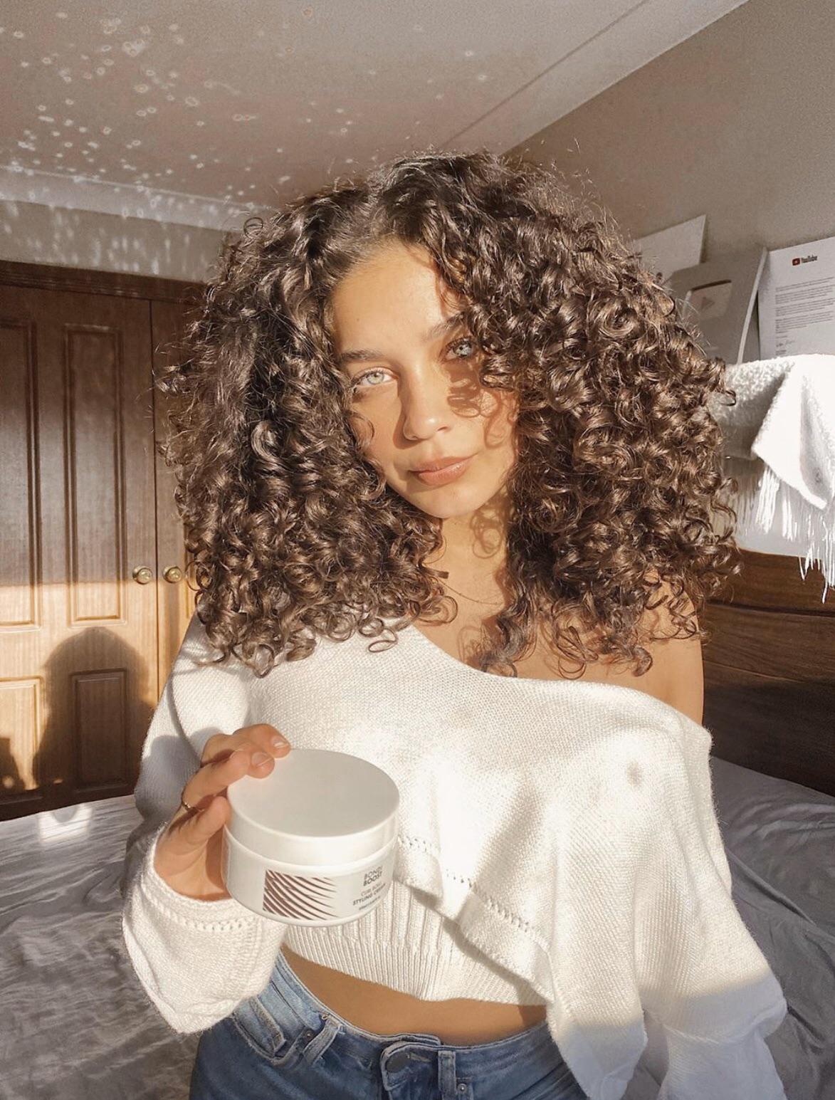 Curly curls | Scrolller