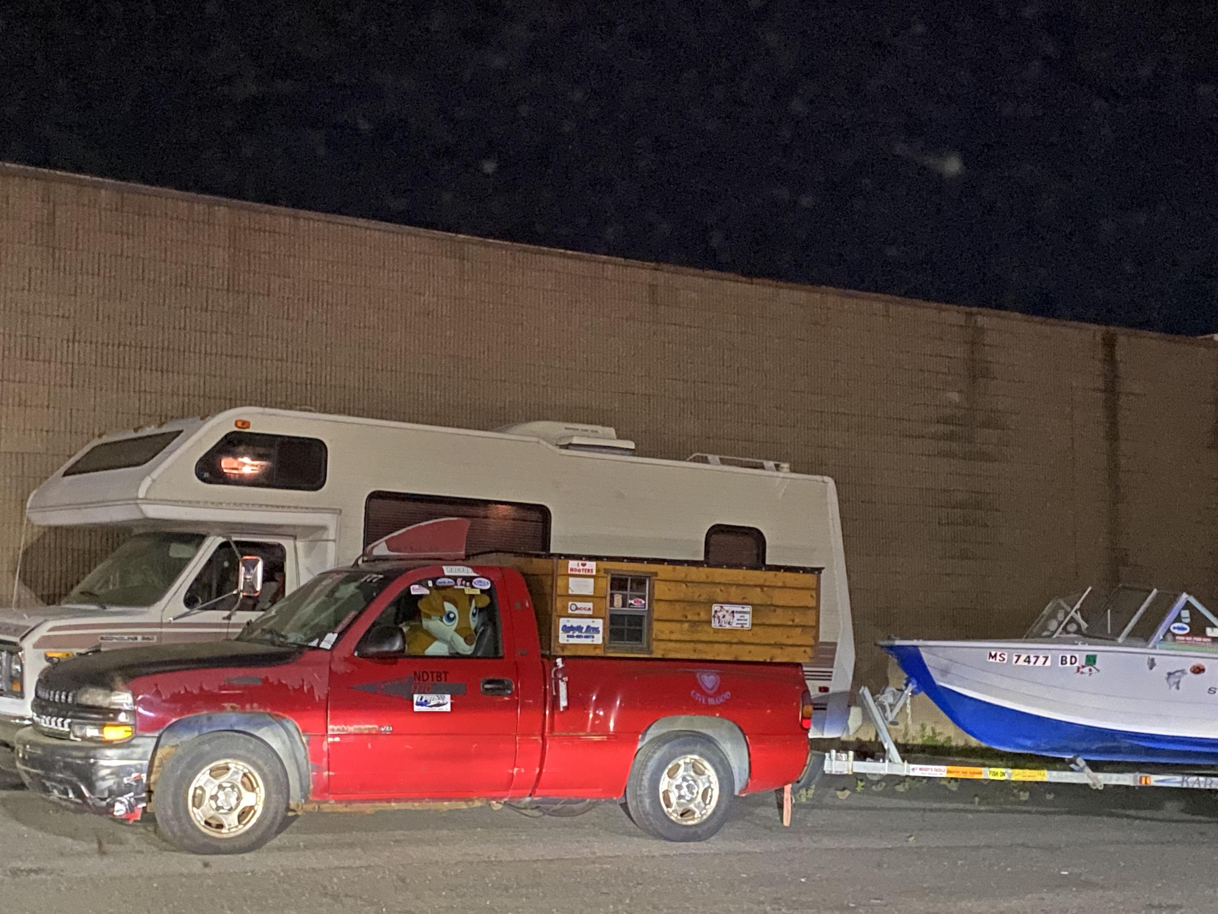 Cursed set up behind a Walmart | Scrolller