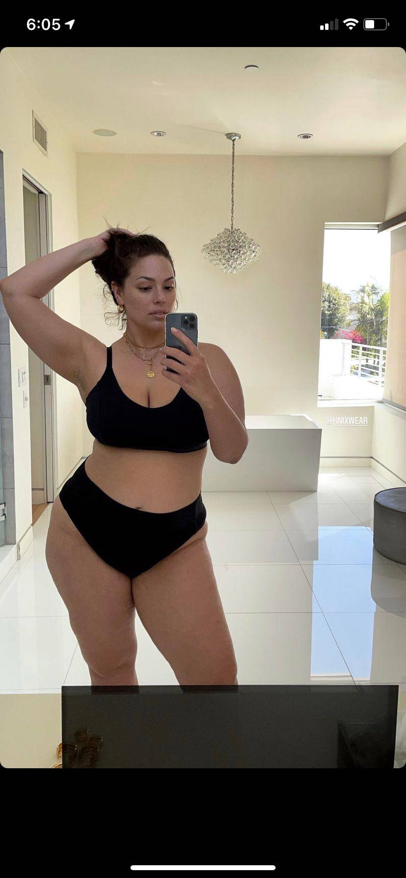 Curvy Queen | Scrolller