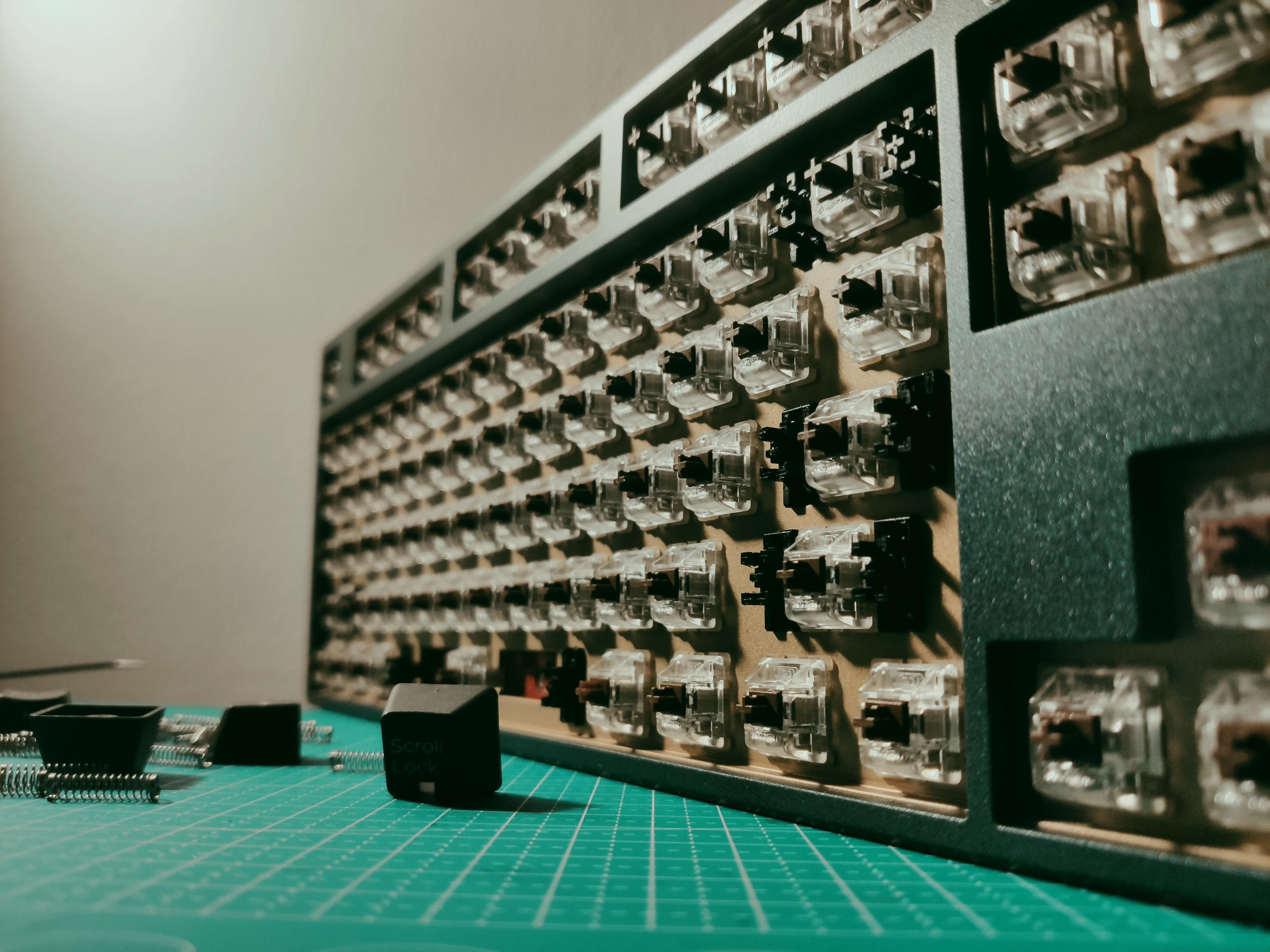 Custom painted Ducky One TKL | Scrolller