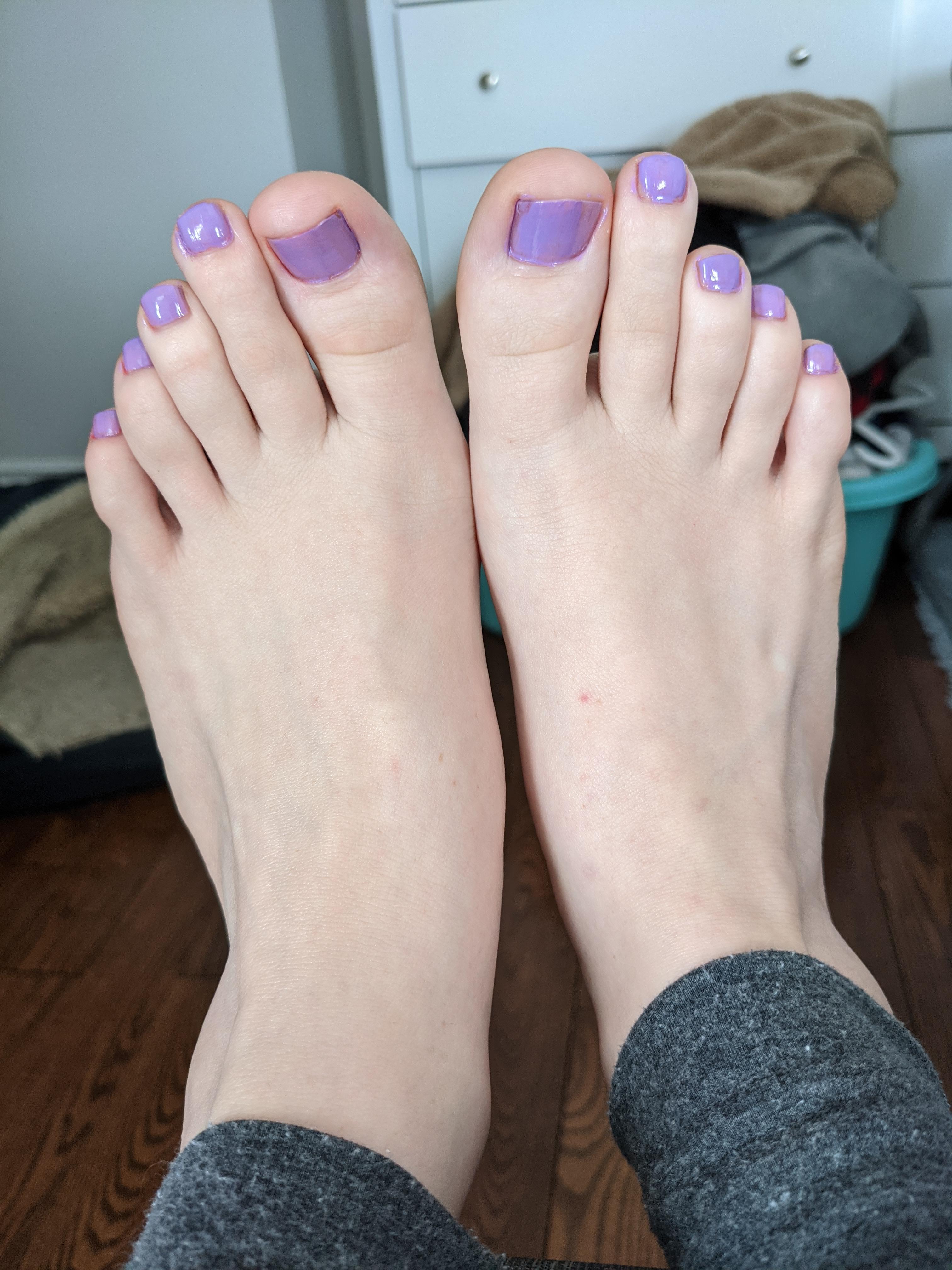 Cute Colour On My Soft Feet Scrolller