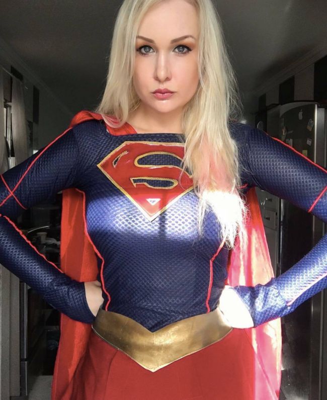 Cute cosplayer | Scrolller