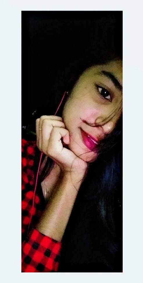 Cute Desi Gf Likes To Take Some Selfies 🤳 & Record Some Videos While ...