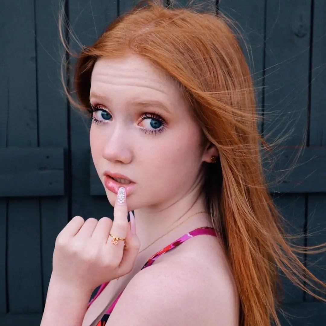 Discover More Like Girlsyouknowirl Cute Face And Related Content Scrolller
