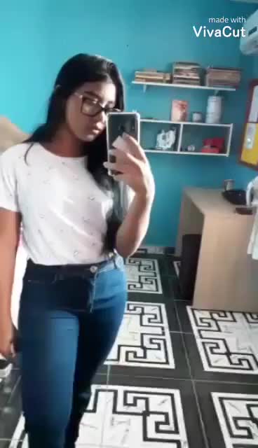 Cute Gf Gets A New Phone And She Decides To Check Its Camera First😋