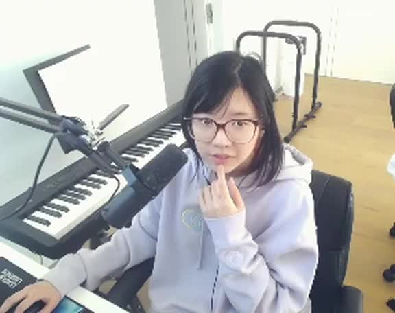 Cute Lily! | Scrolller