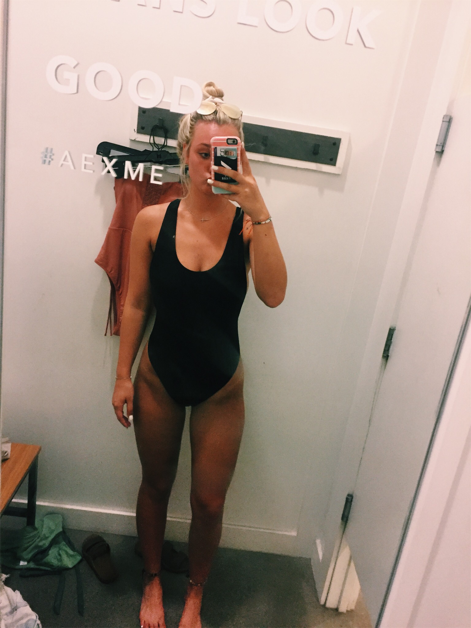 Cutie in a dressing room | Scrolller