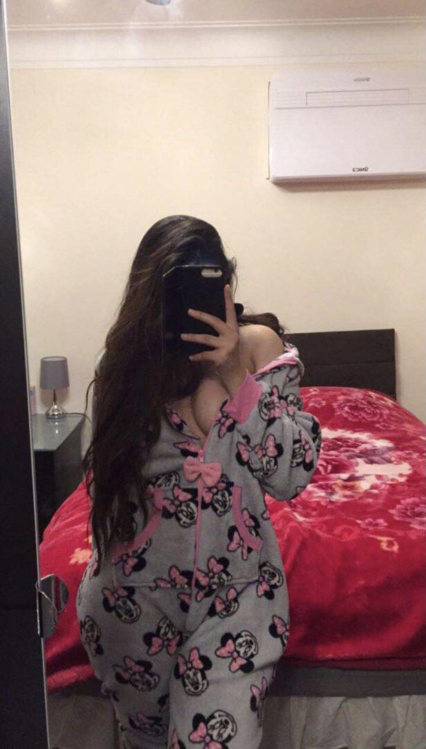 Daddy is a lil late so I’ll start the strip tease early (dm me for my price list services) [f ...