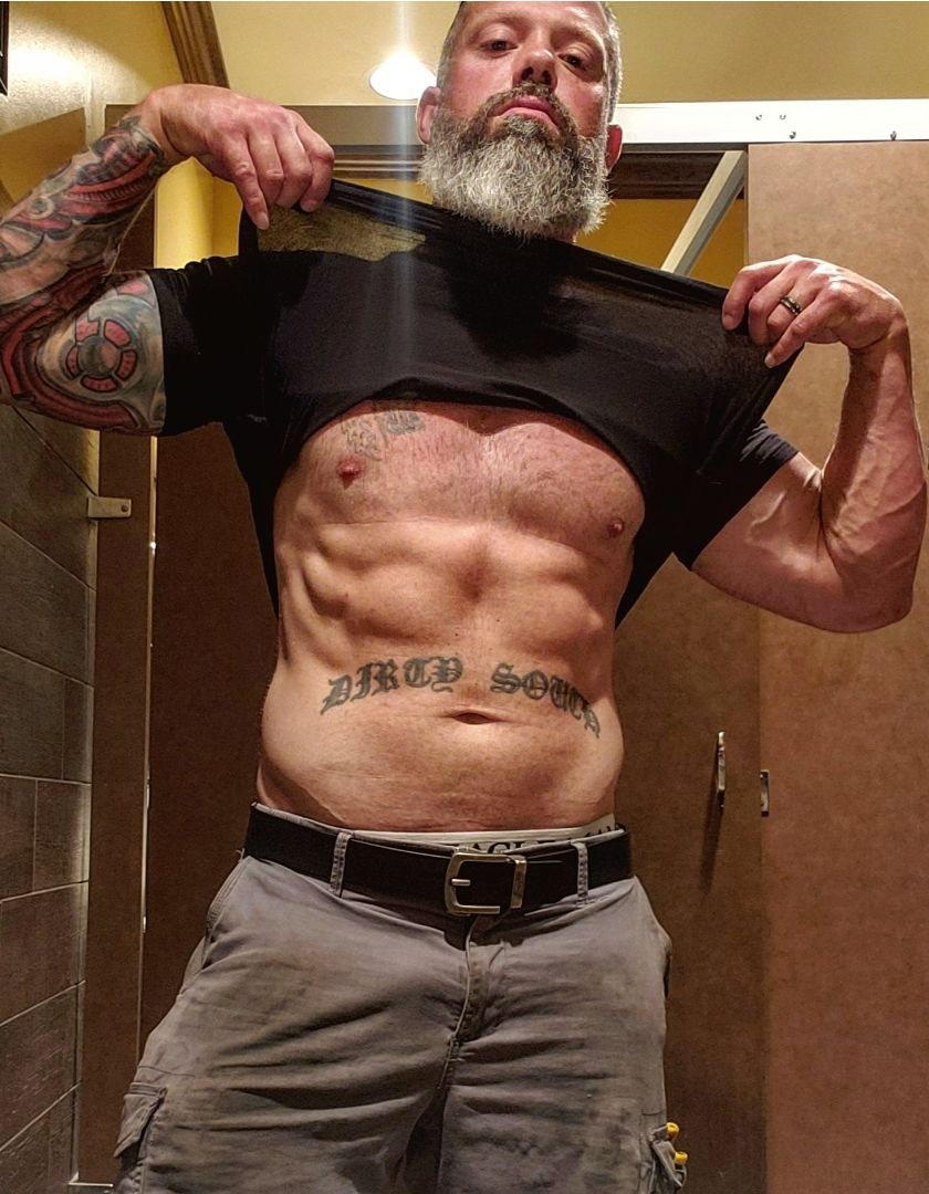 Daddy's working hard! 💦 | Scrolller