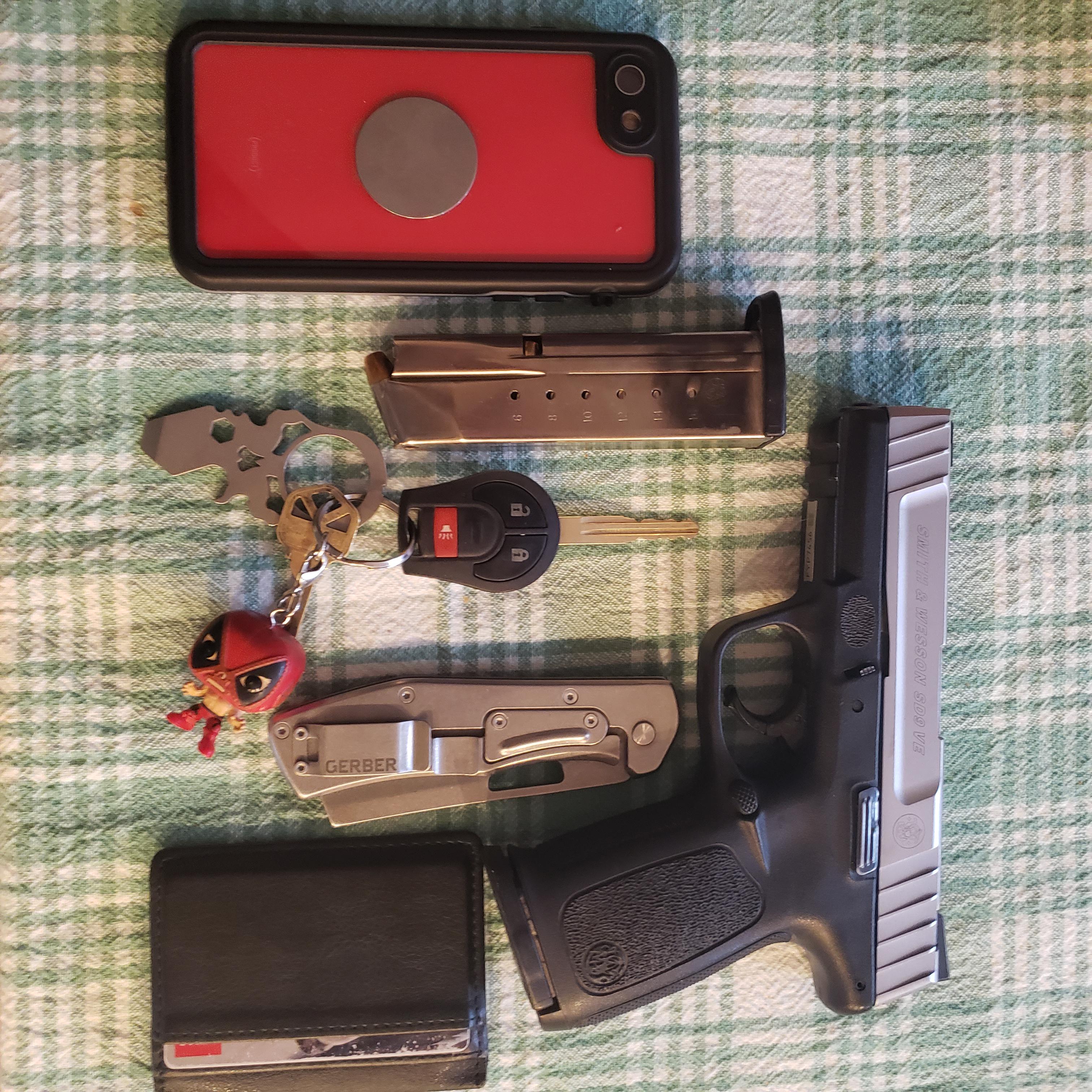 Daily pocket dump | Scrolller