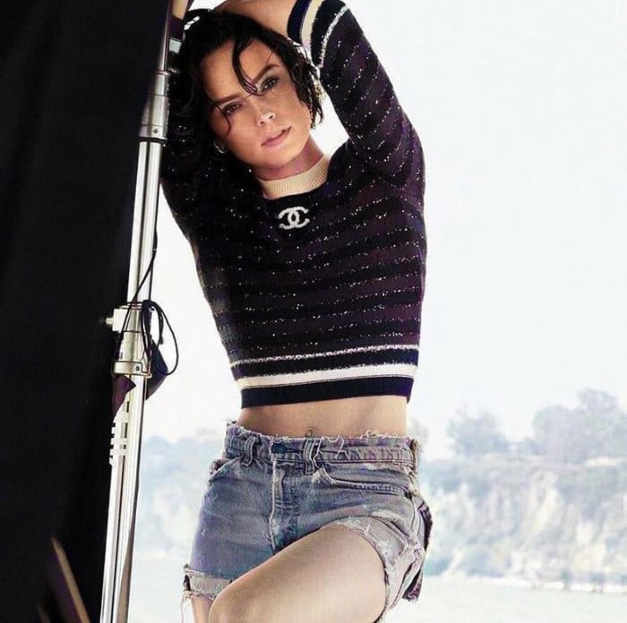Daisy Ridley Scrolller