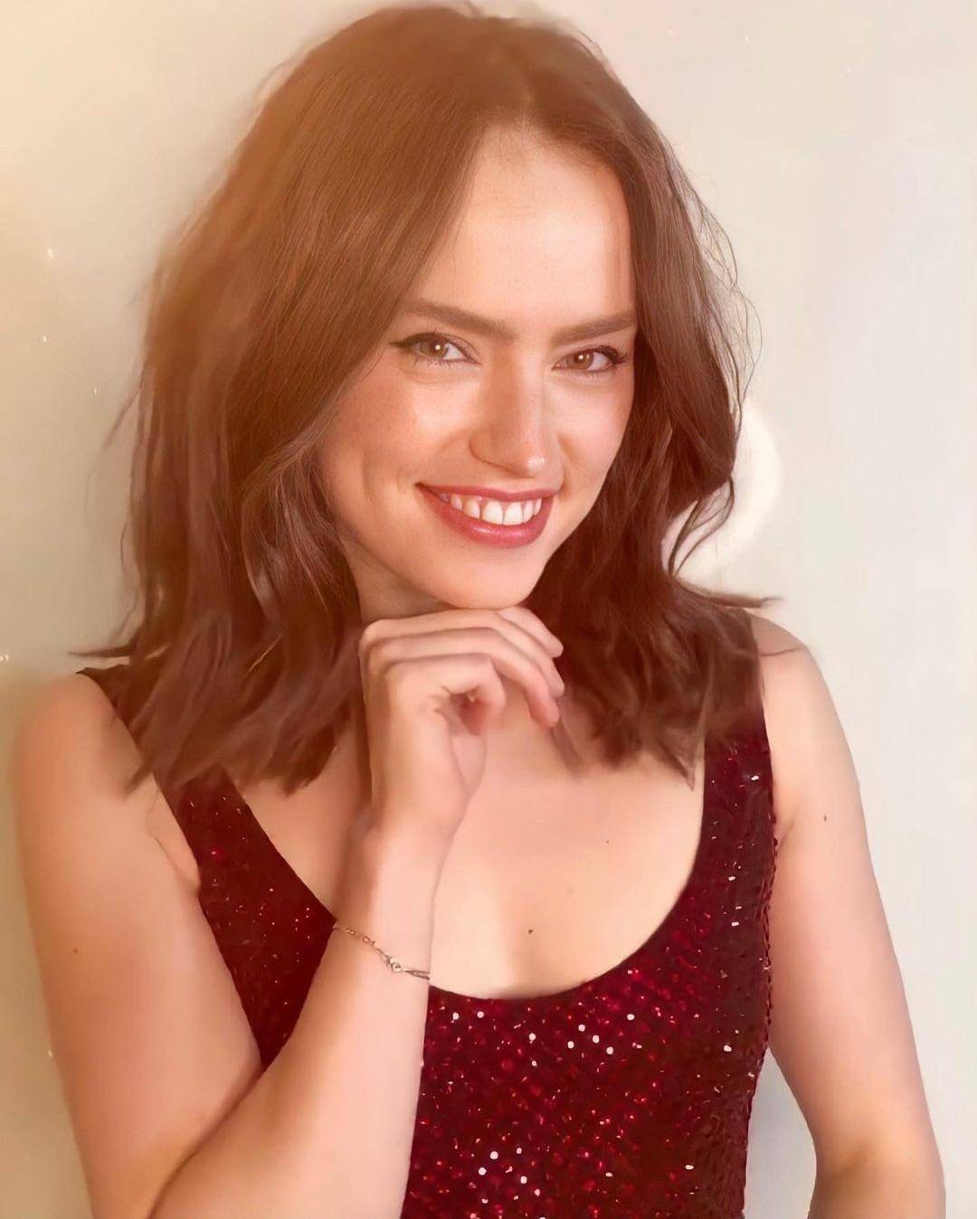 Daisy Ridley always looks like she’s got something dirty on her mind | Scrolller