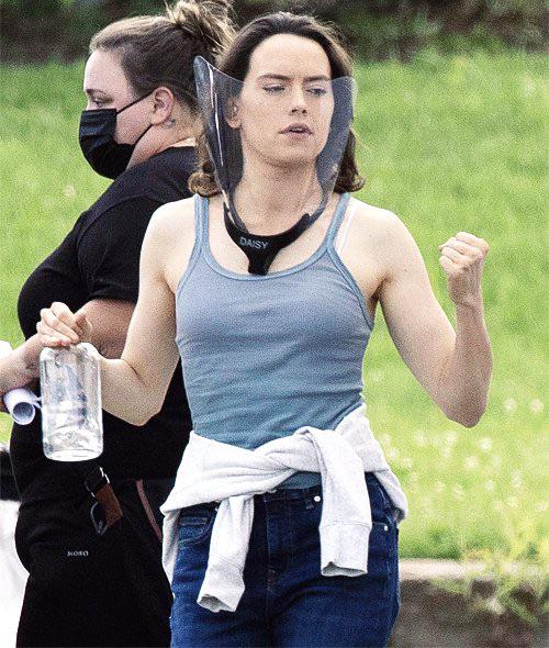 Daisy Ridley came prepared | Scrolller