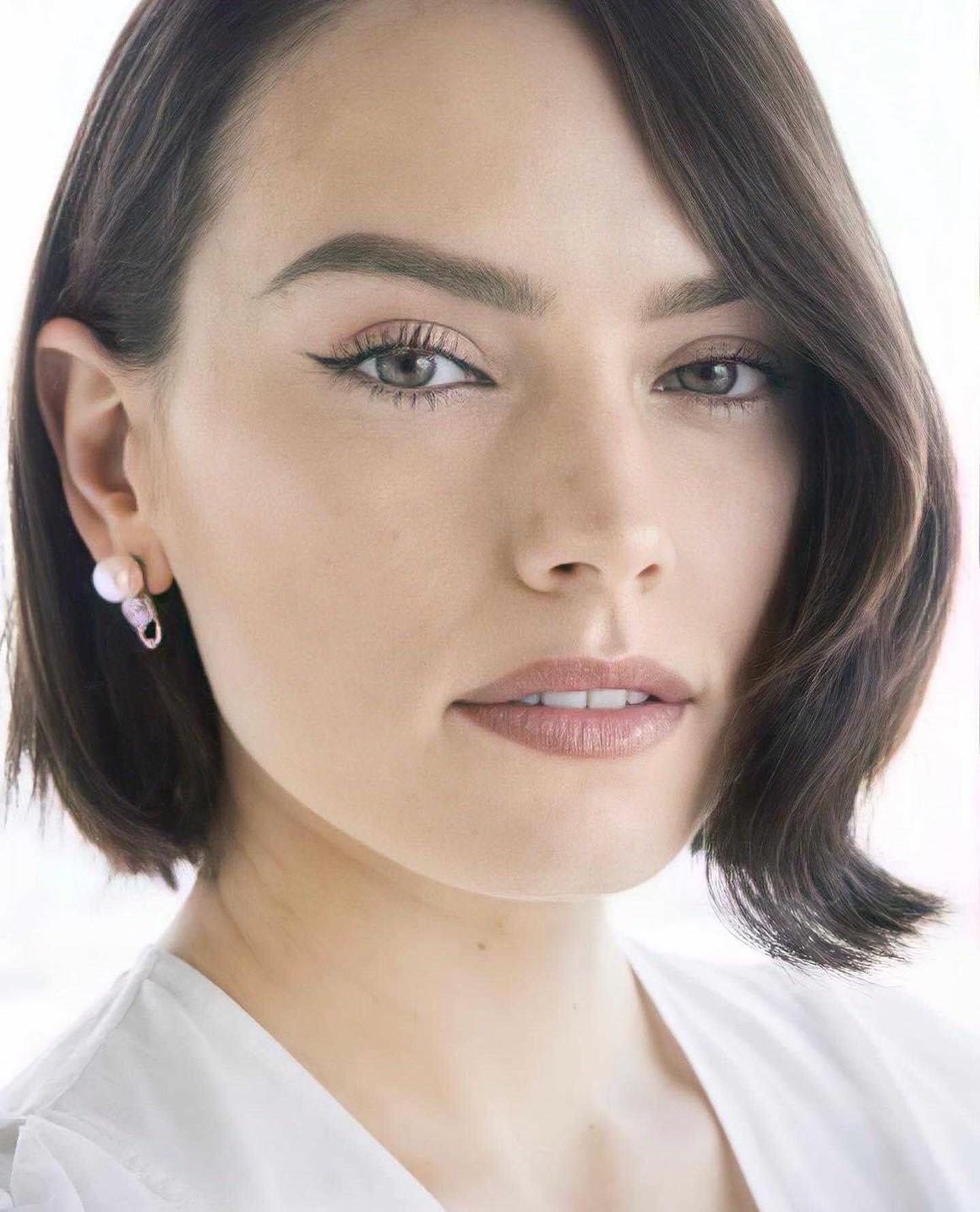 Daisy Ridley would look even more incredible with cum all over her face. | Scrolller