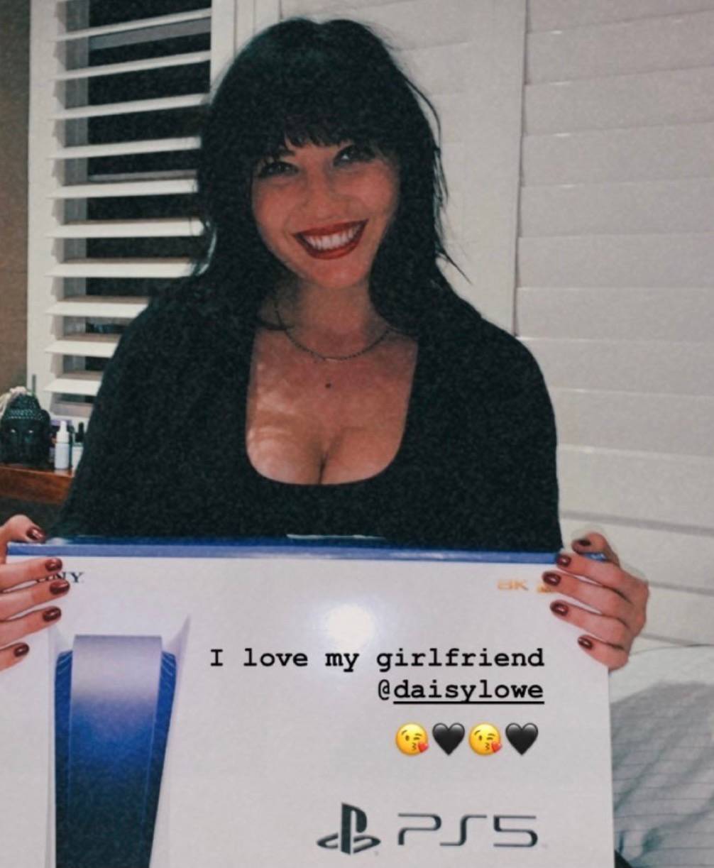 Daisy showing off her PS5 | Scrolller