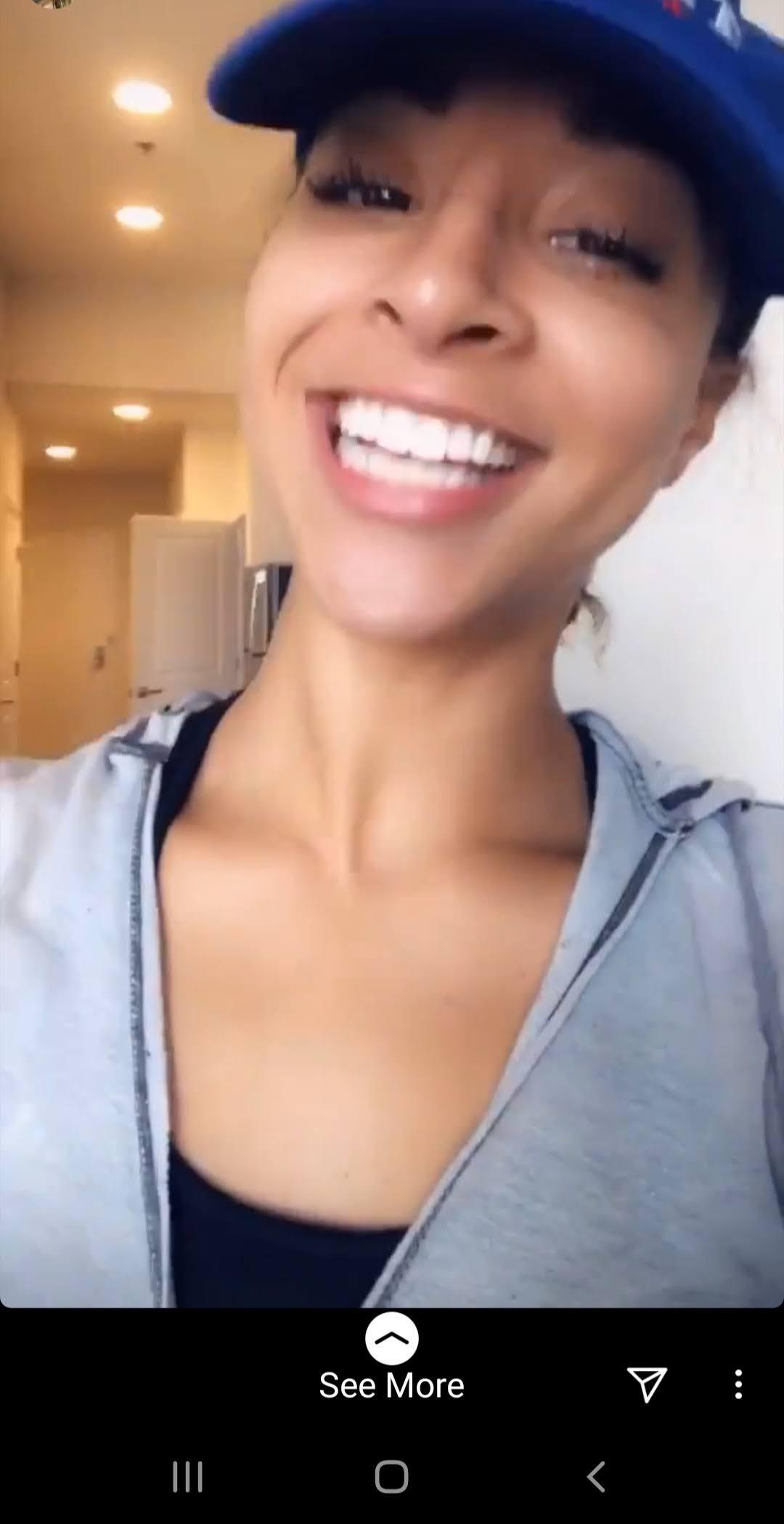 Damn Shes Beautiful Scrolller