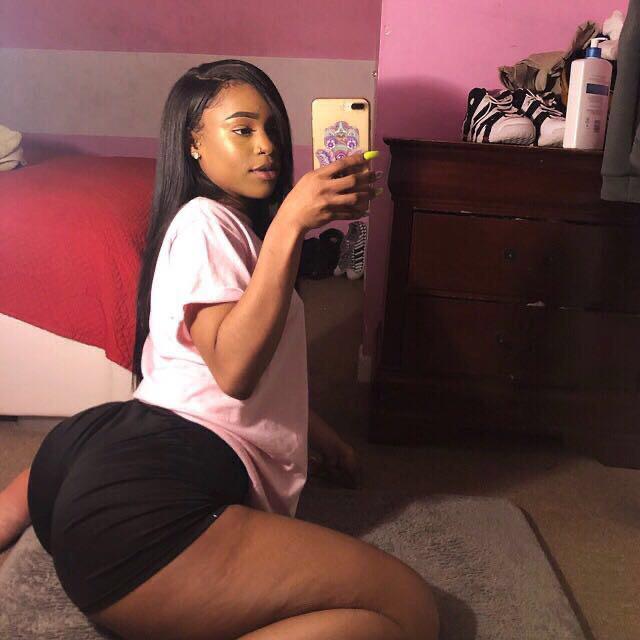 Damn that ass thick | Scrolller