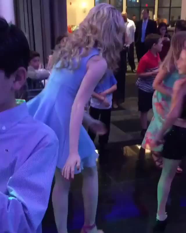 Dancing [gif] | Scrolller