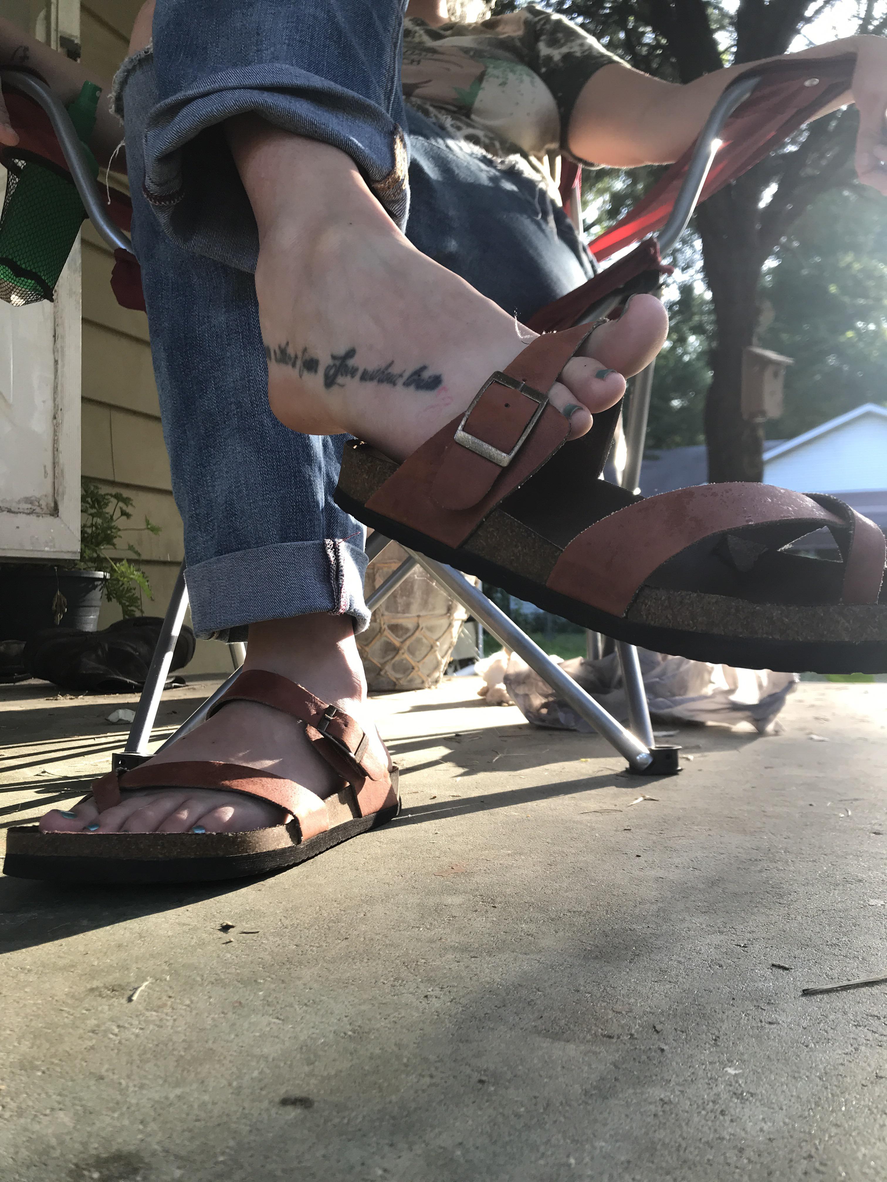 Dangly sandal😘 | Scrolller